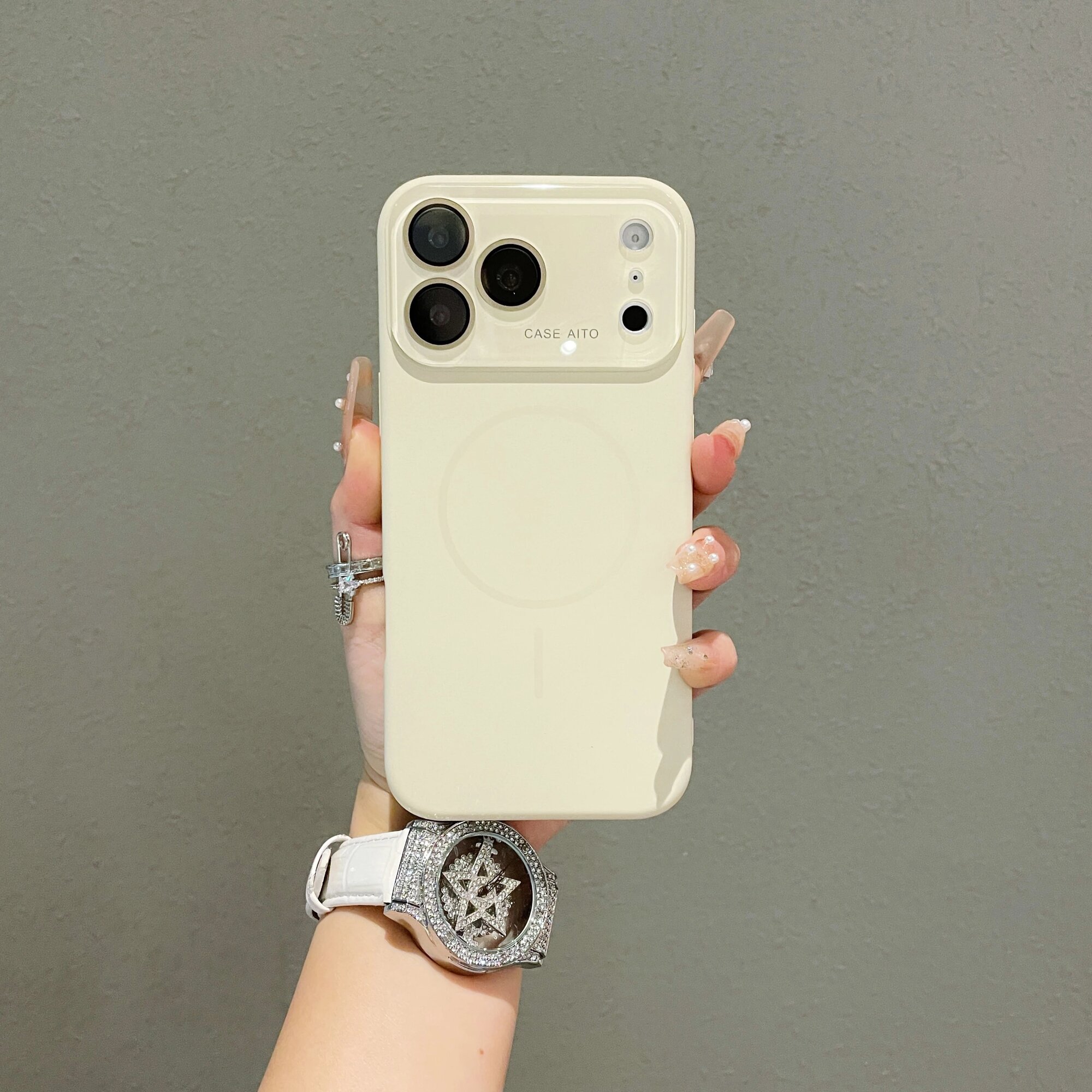 Бежевый чехол для iPhone 17 Pro Max Antique White