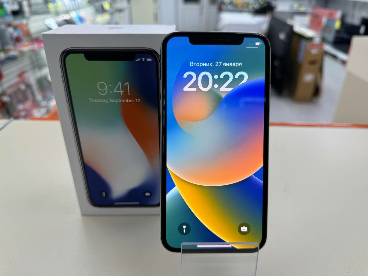 Смартфон Apple iPhone X 64GB, б/у уценка