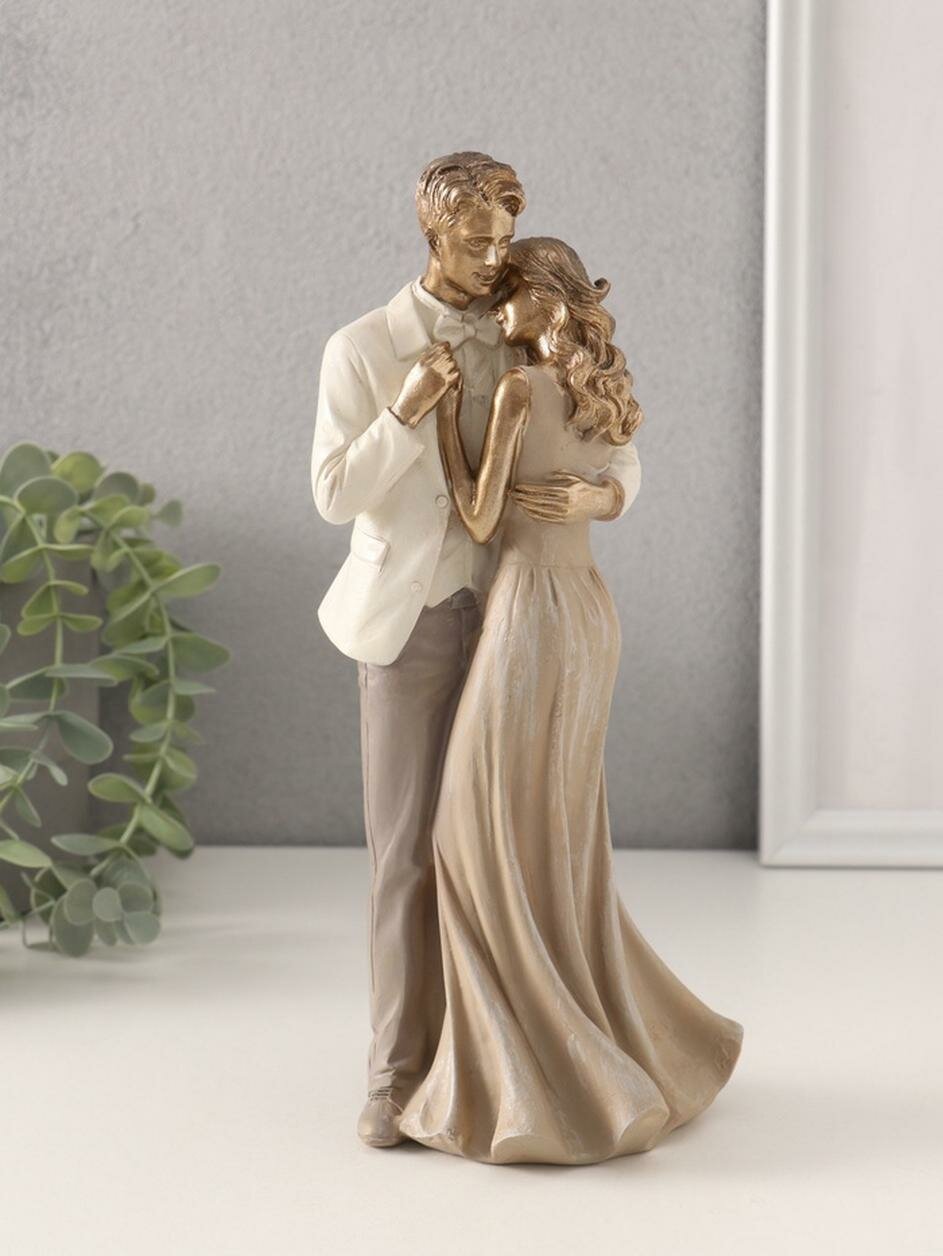 Фигурка «Красивая пара», полистоун, размер 11.5 × 7.5 × 24 см