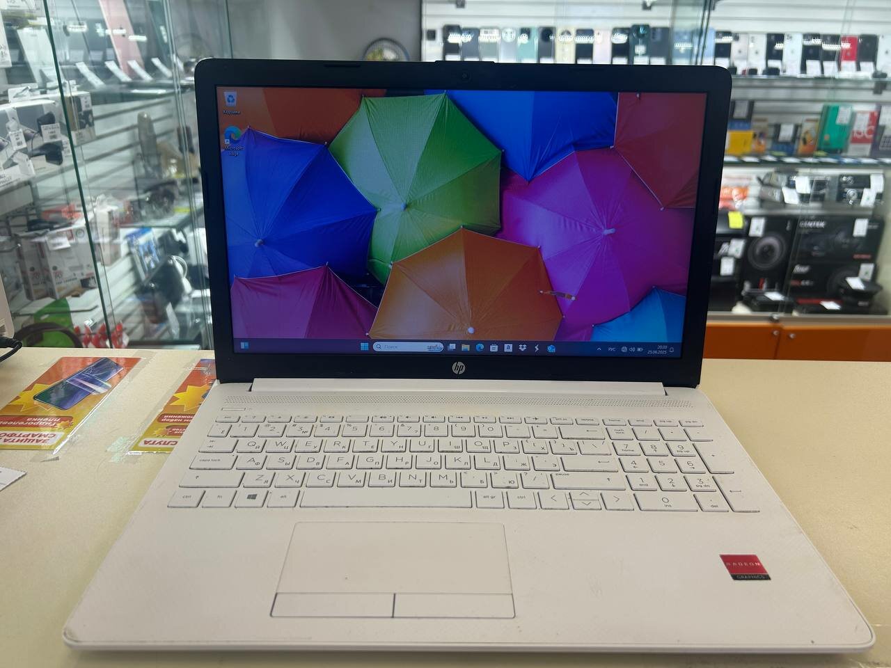 Ноутбук HP; Athlon 300U, Radeon Vega 3, 8 Гб,1 Tb, Б/У, уценка