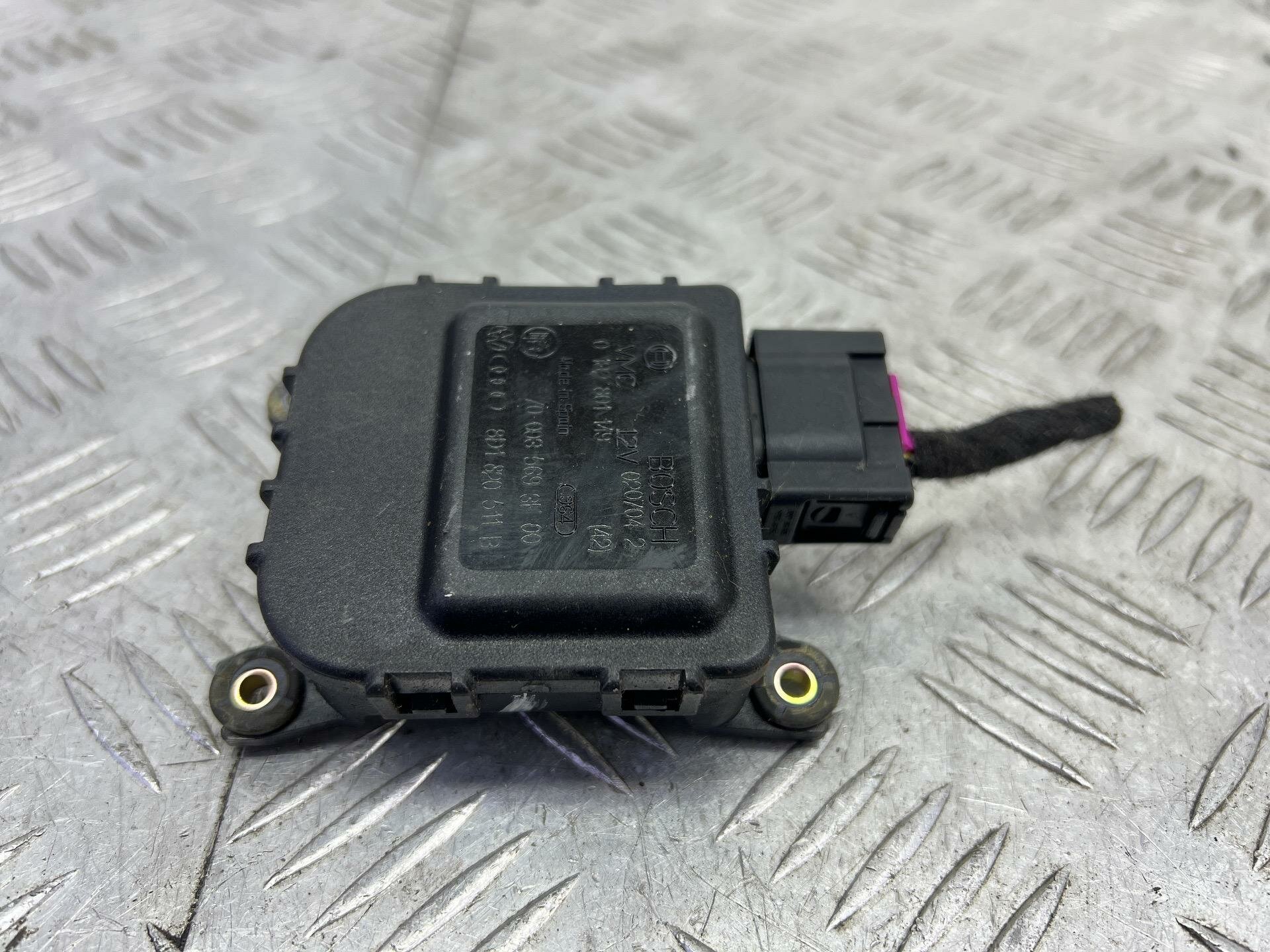 Моторчик заслонки печки Volkswagen Passat B5 рест. 2003 0132801149