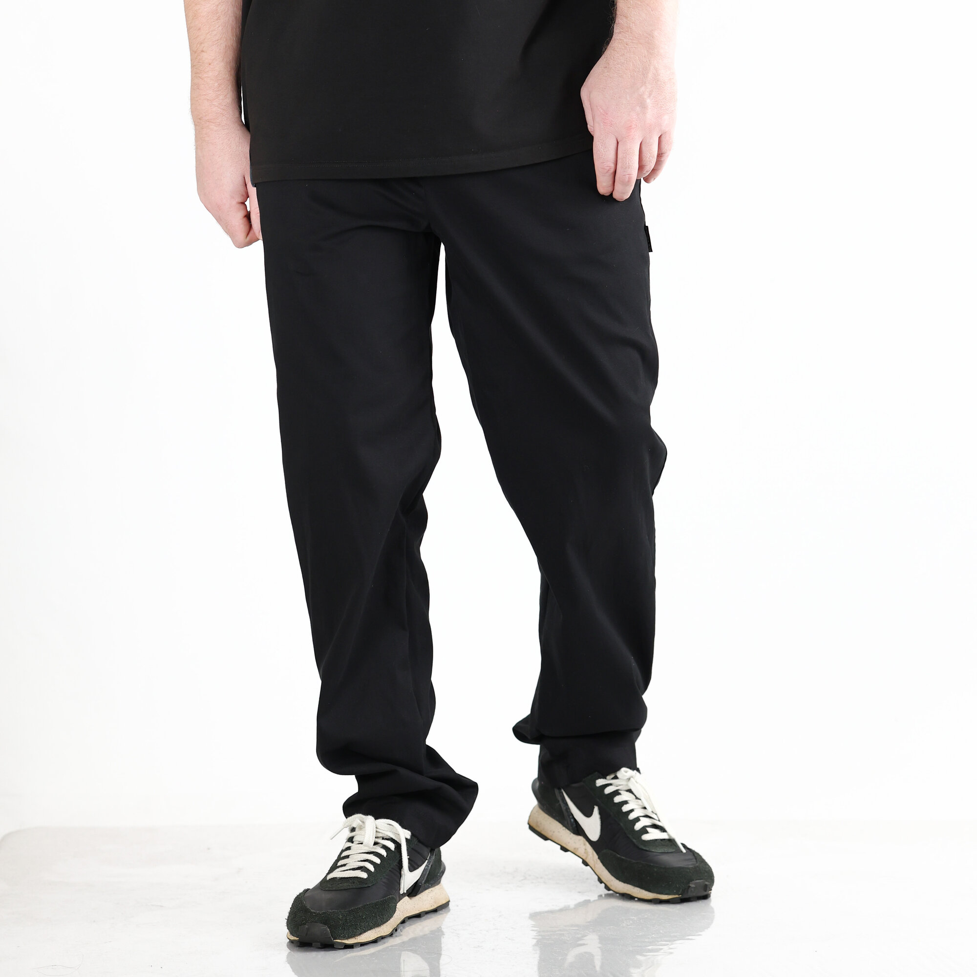 Брюки чинос