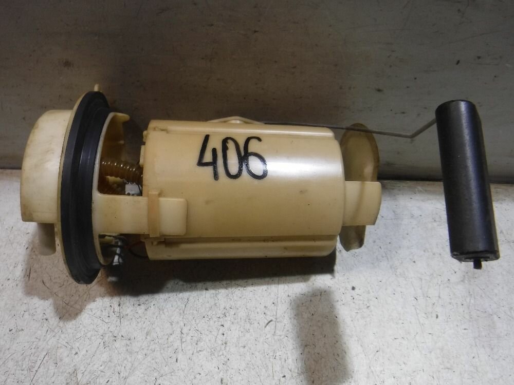 Насос топливный Peugeot 406