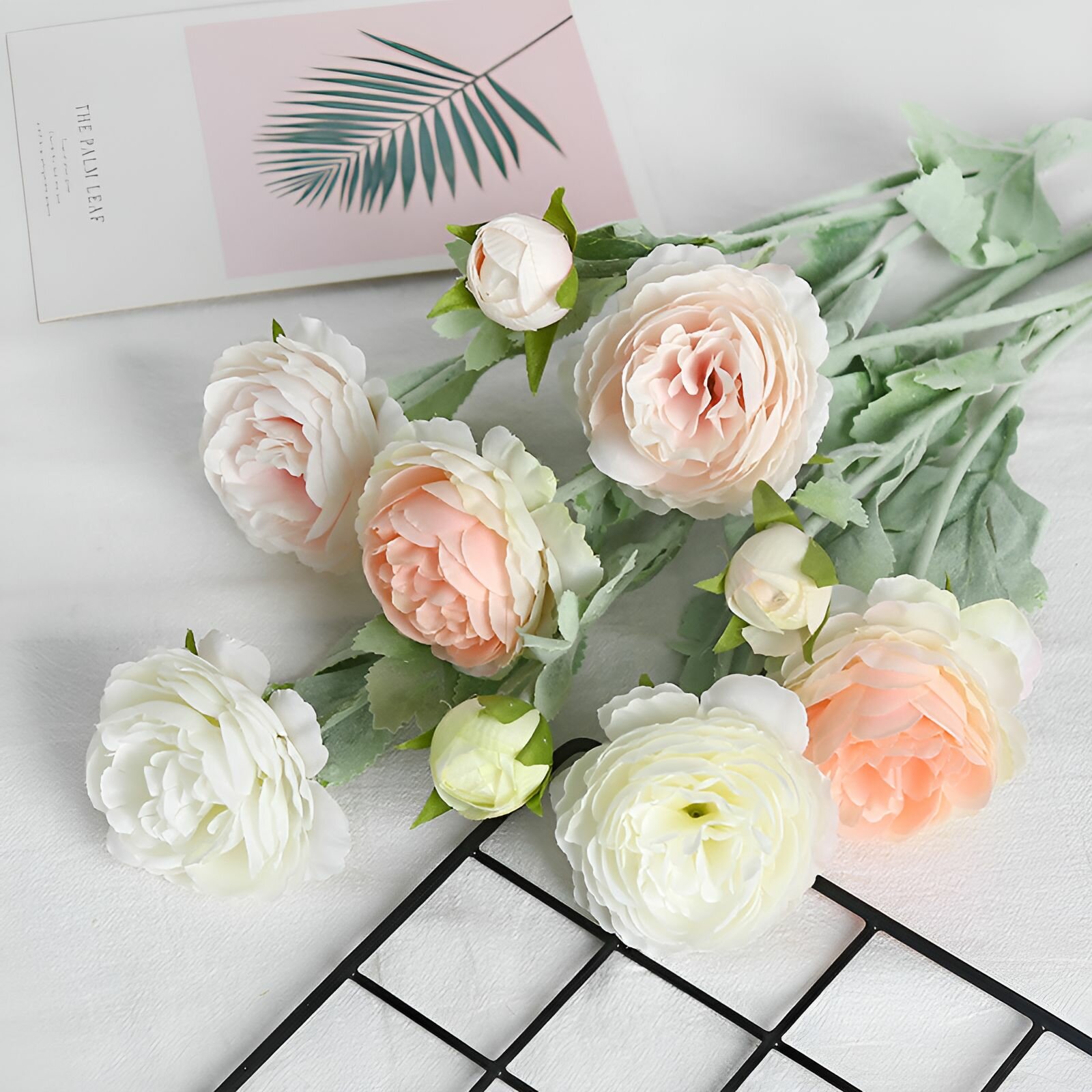 Ветка искусственных цветов ранункулюса 52 см с 3 головками, проволочный гибкий стебель с флоком, для вазы и фотозоны