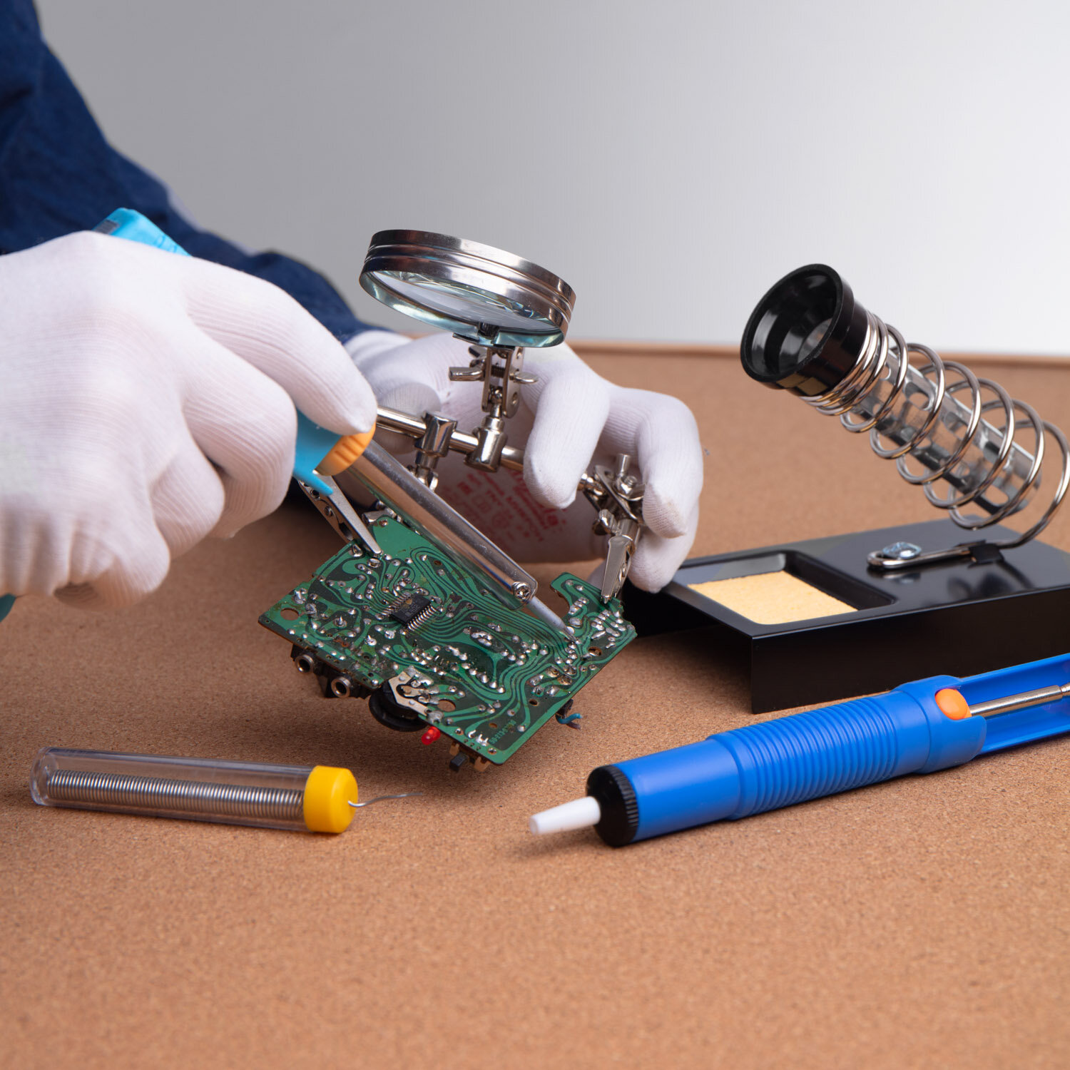 Набор для пайки №5 (паяльник импульсный 30/70Вт, оловоотсос, подставка, припой) REXANT