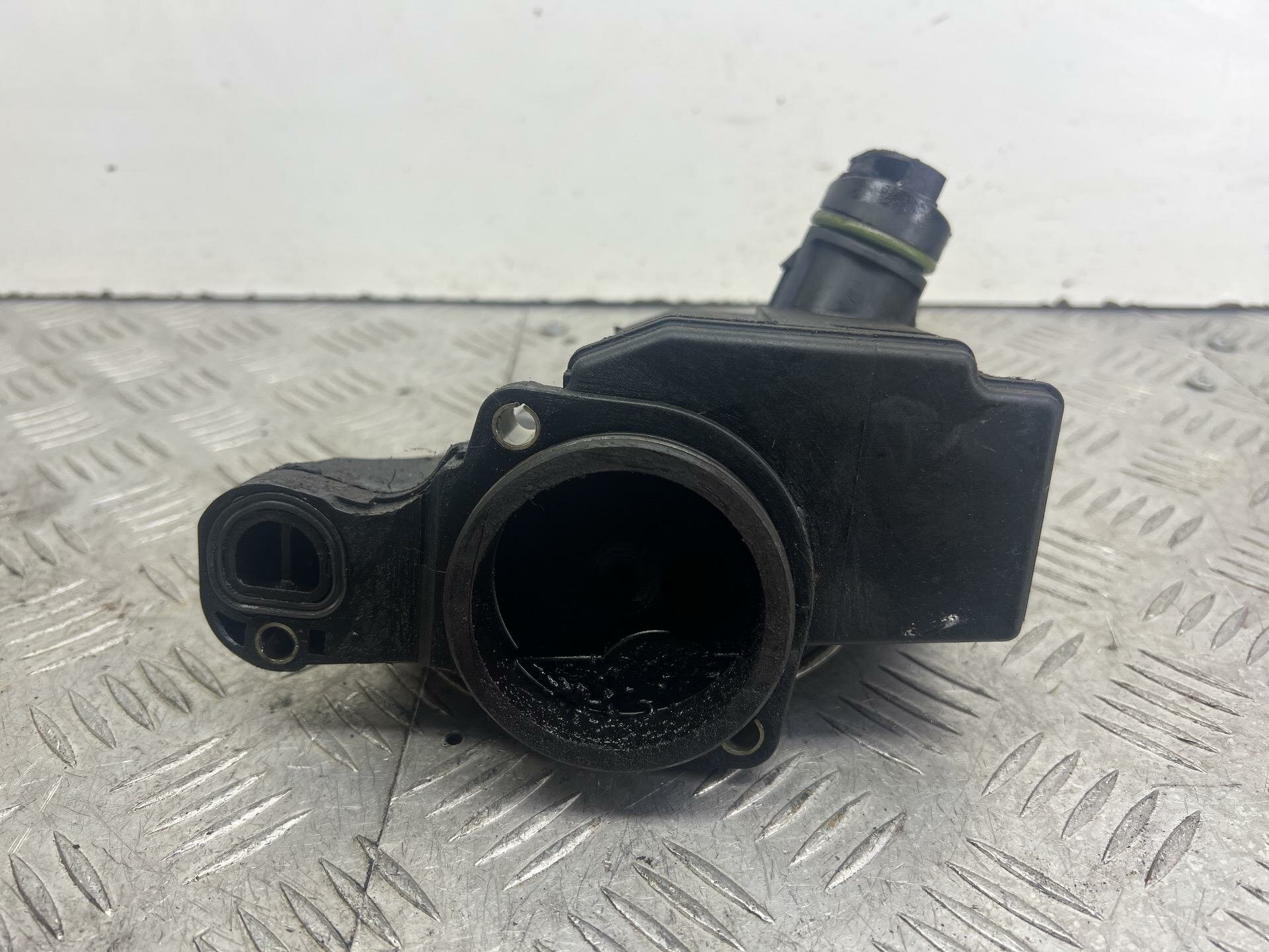 Маслоотделитель (сапун) Volkswagen Lupo (1998 - 2005) 036103464G
