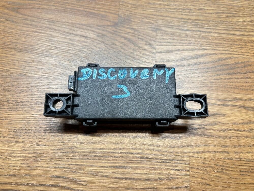 Блок управления центральным замком Discovery 3 LR