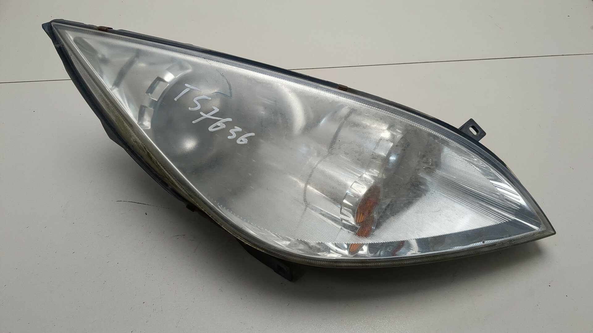 Фара (передняя) правая Mitsubishi Colt Б/У