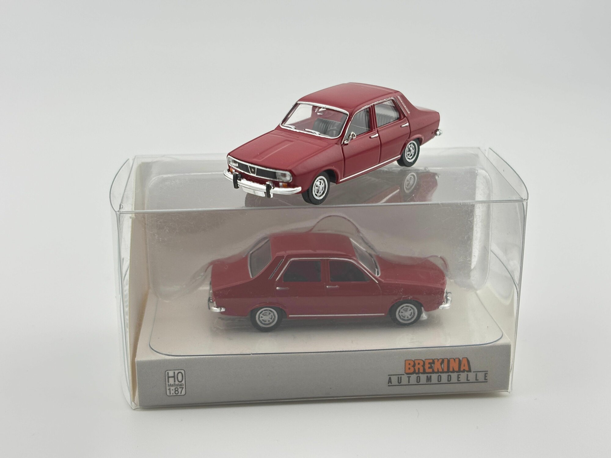 Brekina Ho 1:87 Модель автомобиля Renault R 12 TI dunkelrot