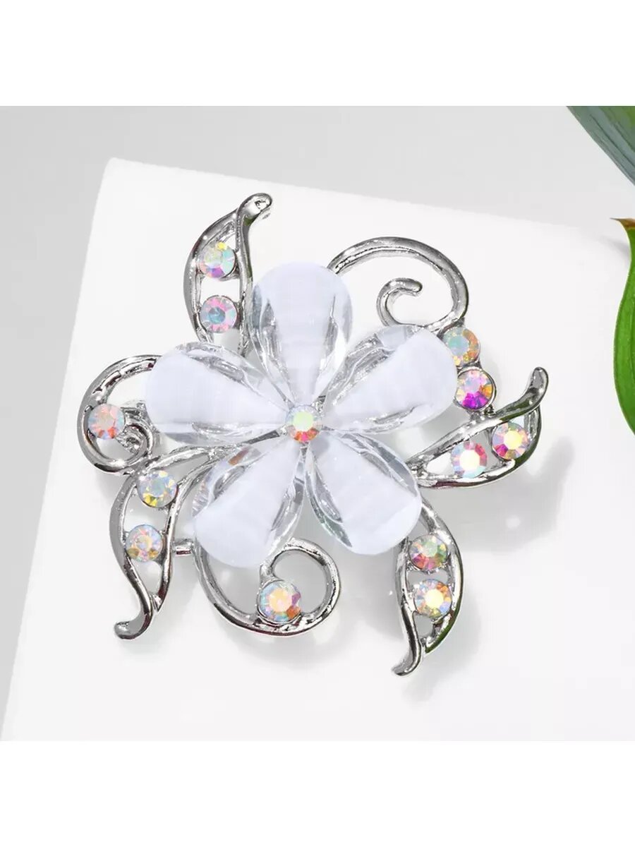 Брошь, стразы