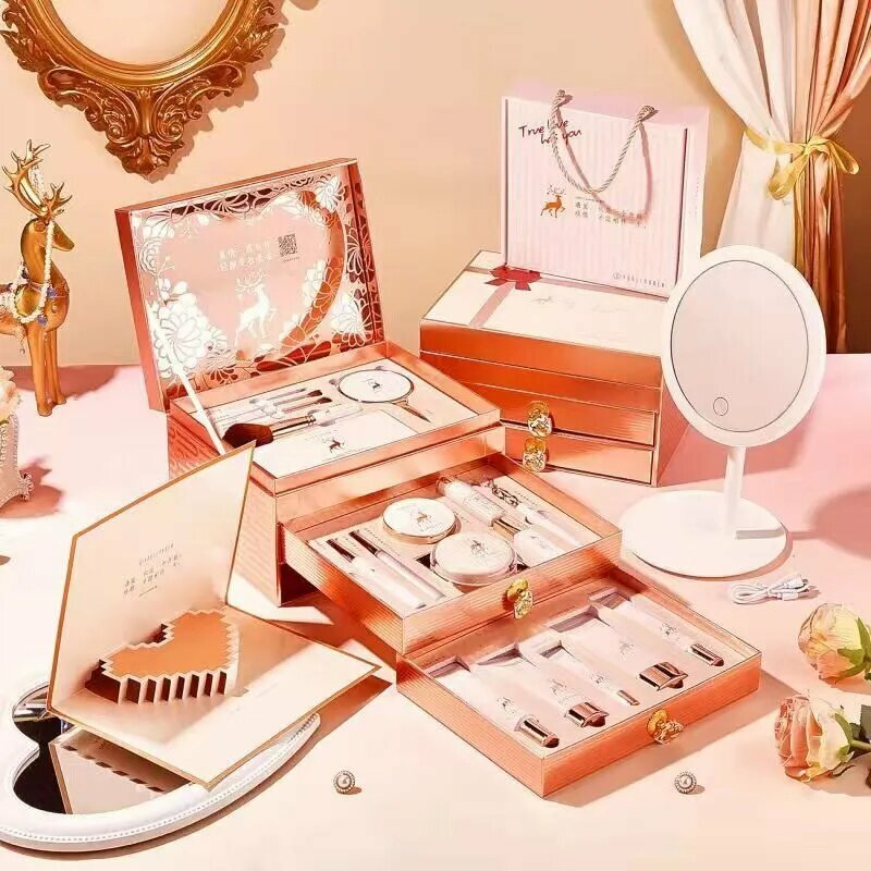 Набор для макияжа Подарочный с косметичкой все необходимое для начинающих