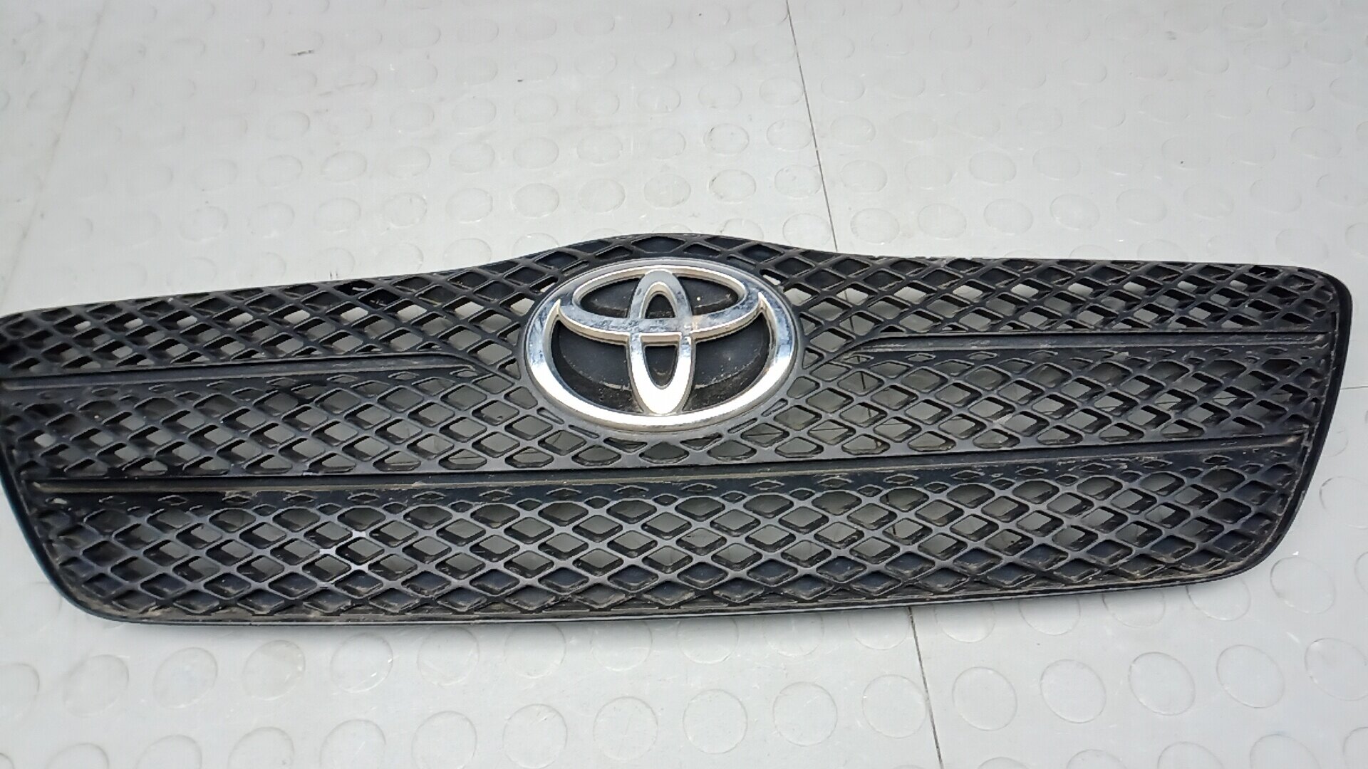 Решетка радиатора TOYOTA COROLLA E12