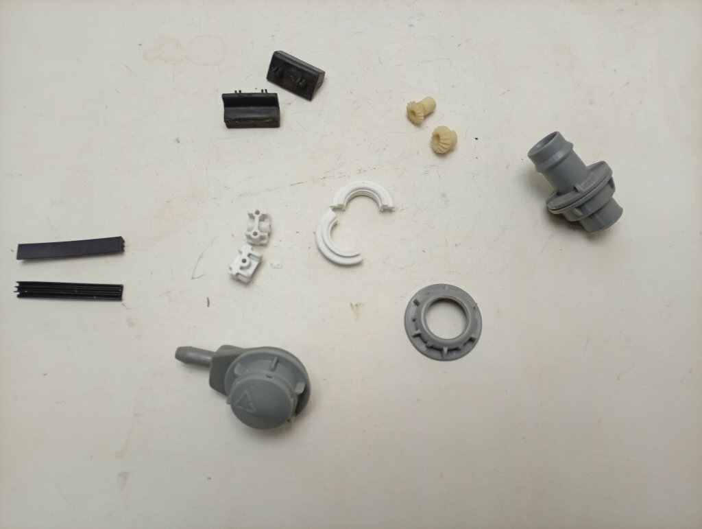 DM-M39AHC ктп7 Пластиковые элементы посудомоечной машины Samsung DM-M39AHC б/у