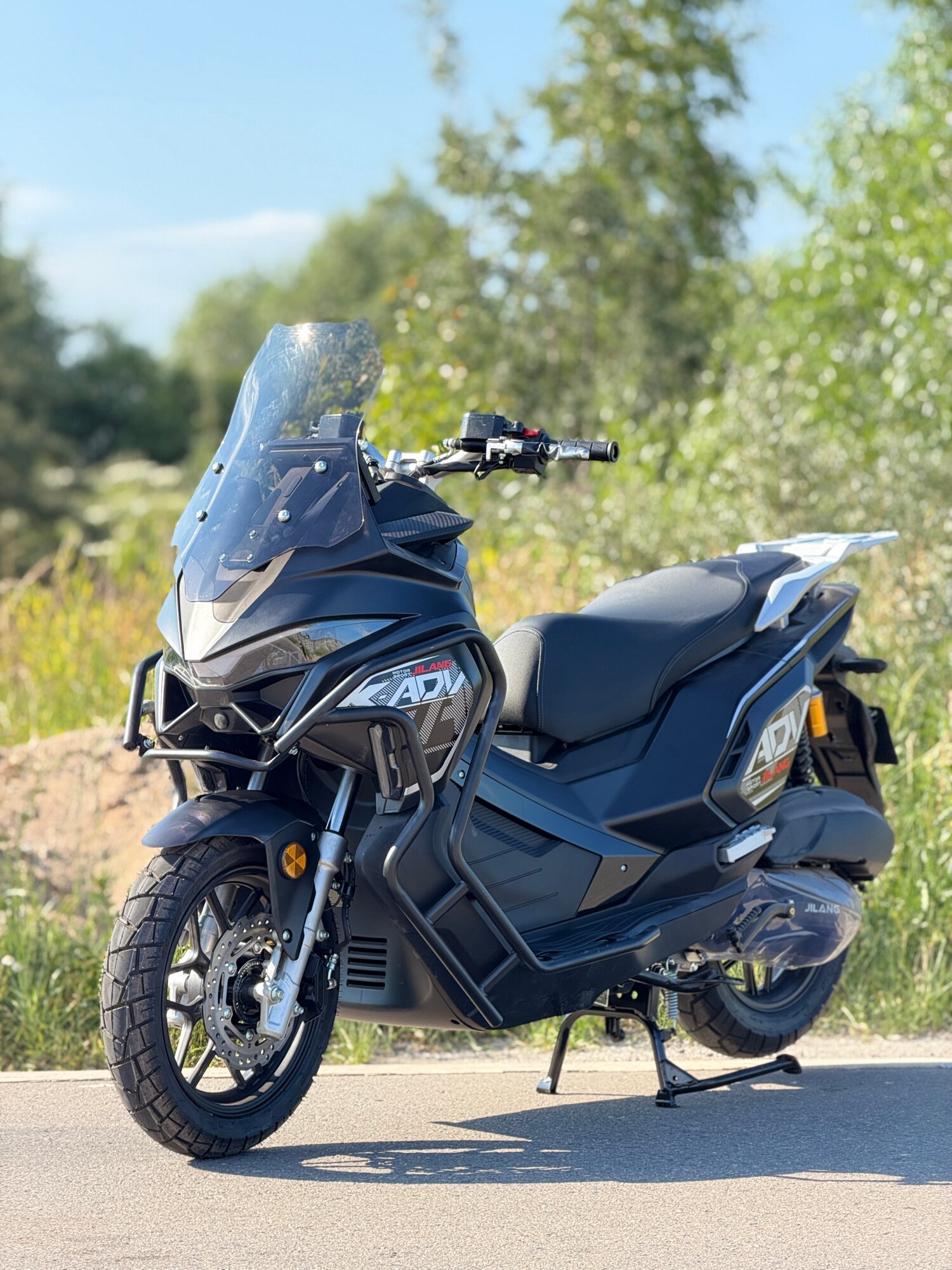 Бензиновый скутер Jilang ADV