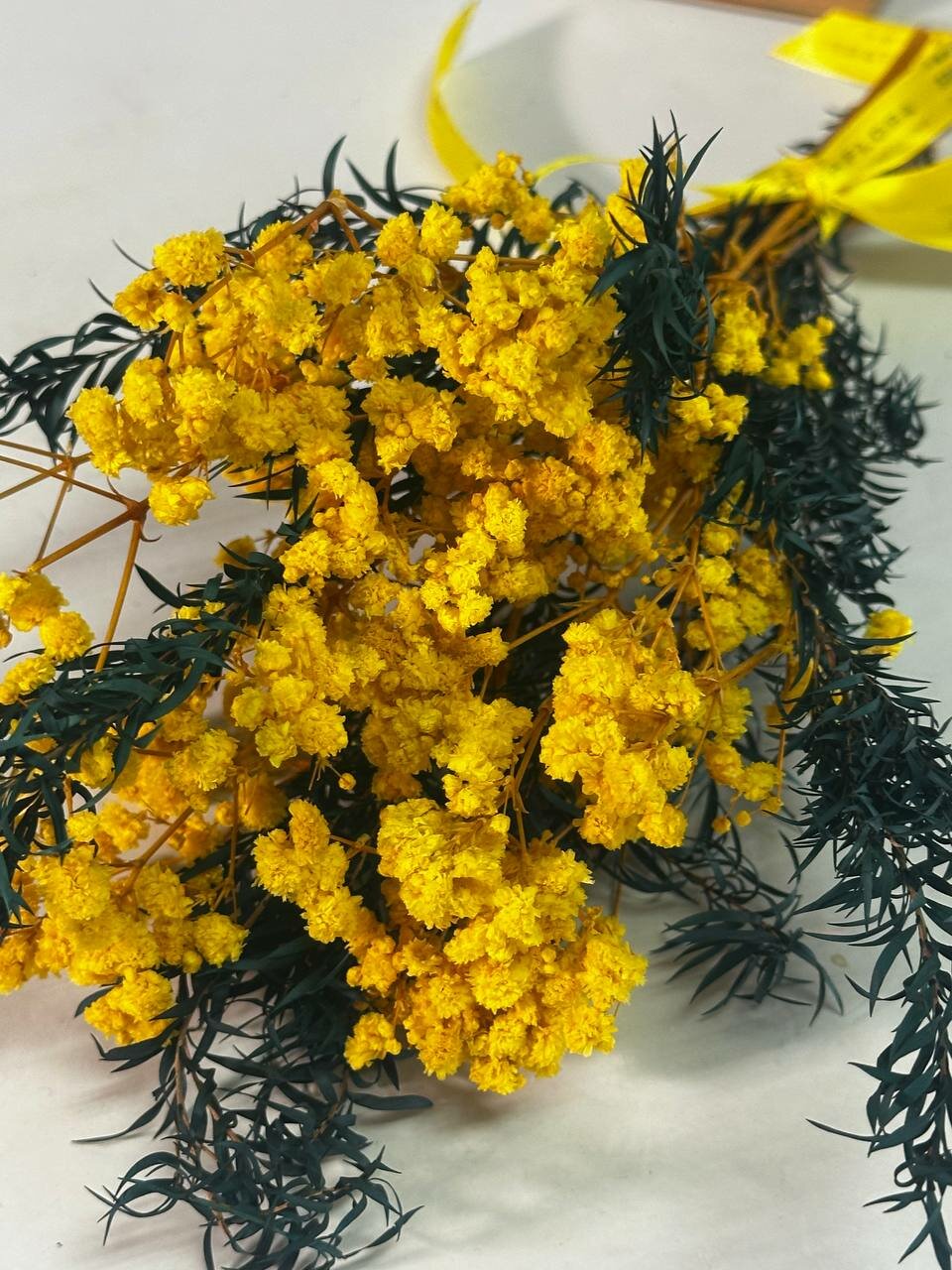 Букет "Мимоза" , чайное дерево и желтая гипсофила, высота 30 см, в подарочной упаковке