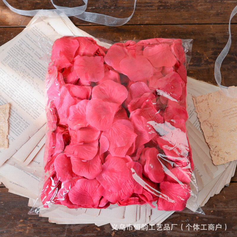 Искусственные лепестки роз 0.5kg в упаковке для свадебного декора, лепестки для предложения руки и сердца, романтическое оформление свадебной комнаты.