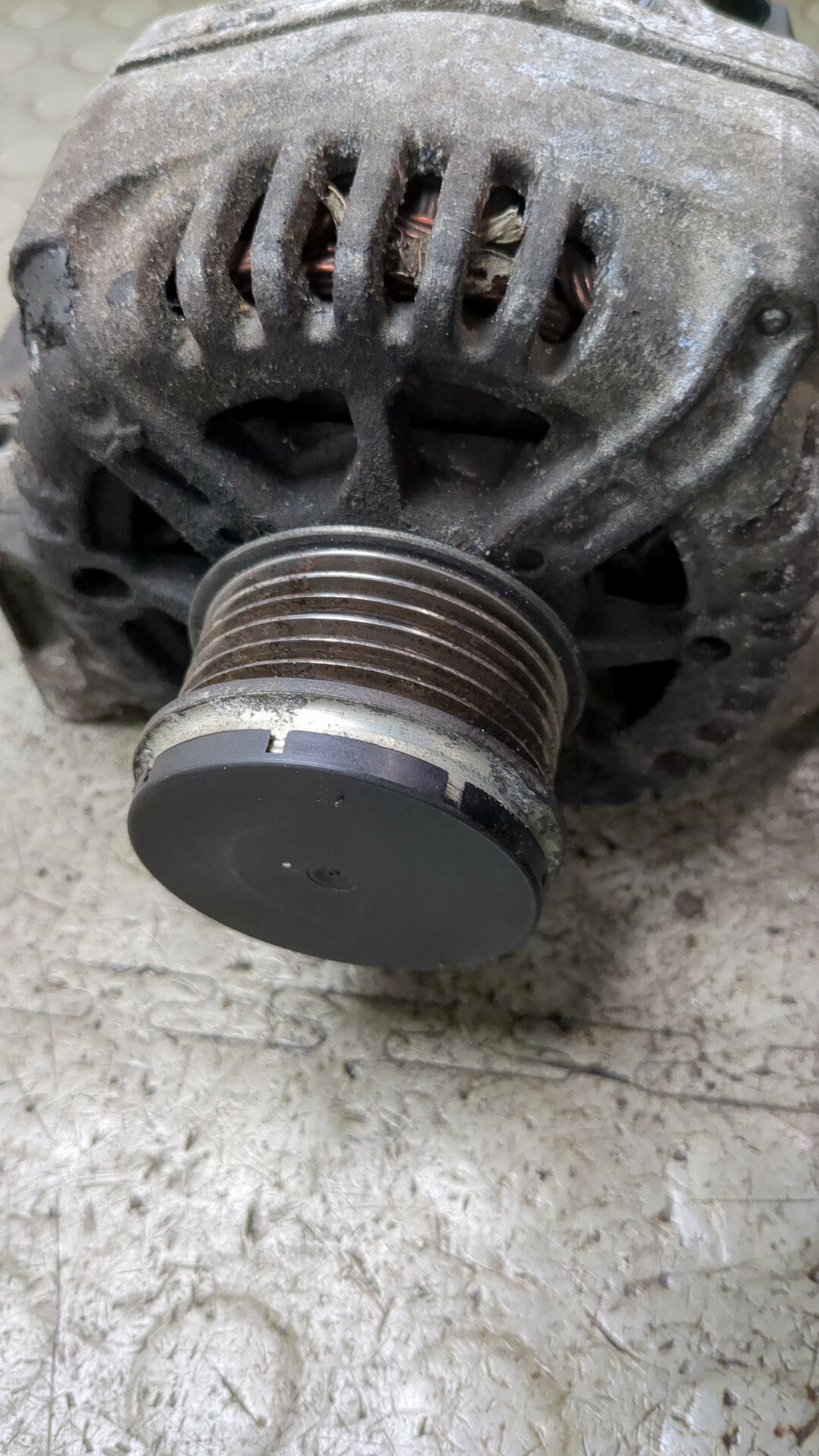 Генератор Suzuki Wagon R Plus Б/У — фото 1