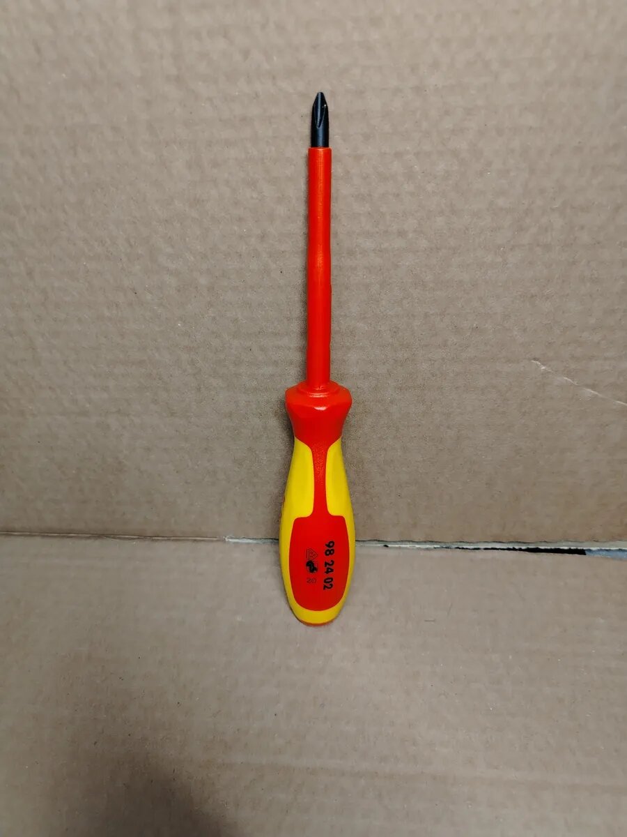Диэлектрическая отвёртка PH2 KN-982402