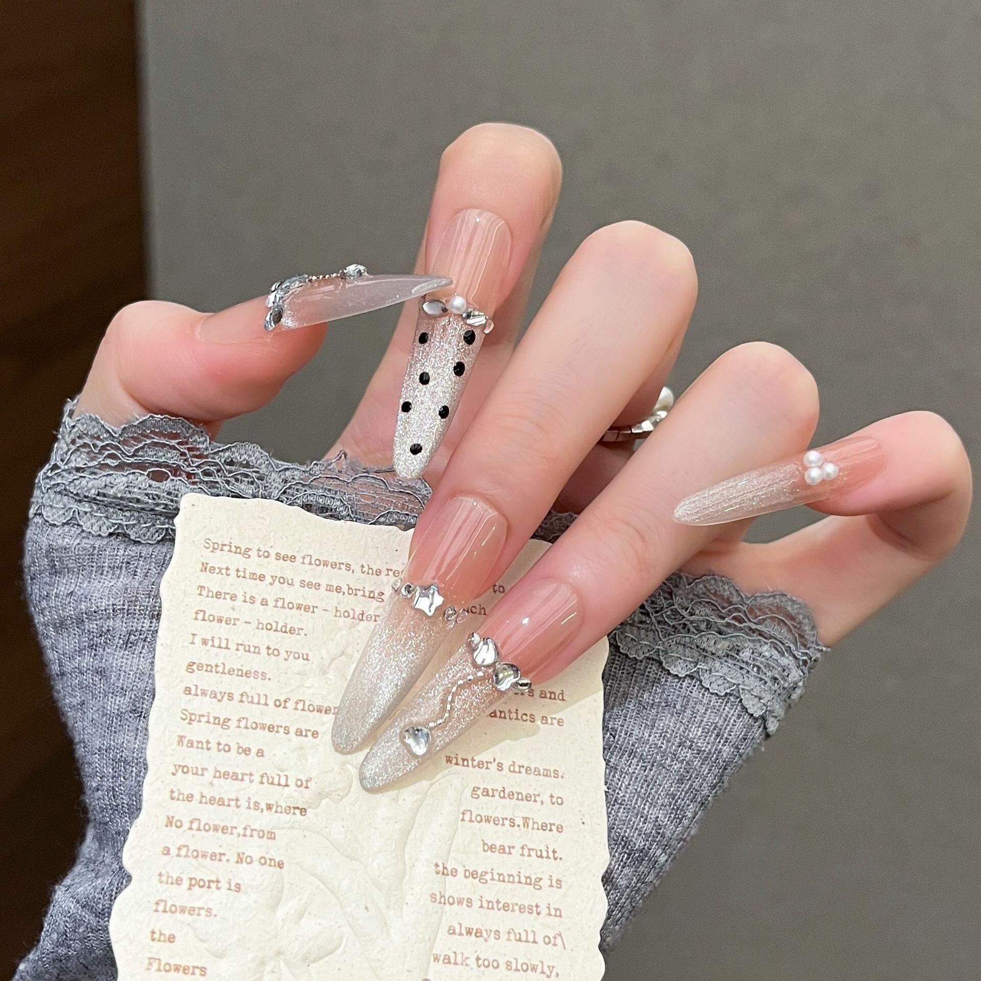 Серебристые искры с точками, накладные ногтевые пластины с кошачьим глазом, без набора инструментов, упаковка размера XS