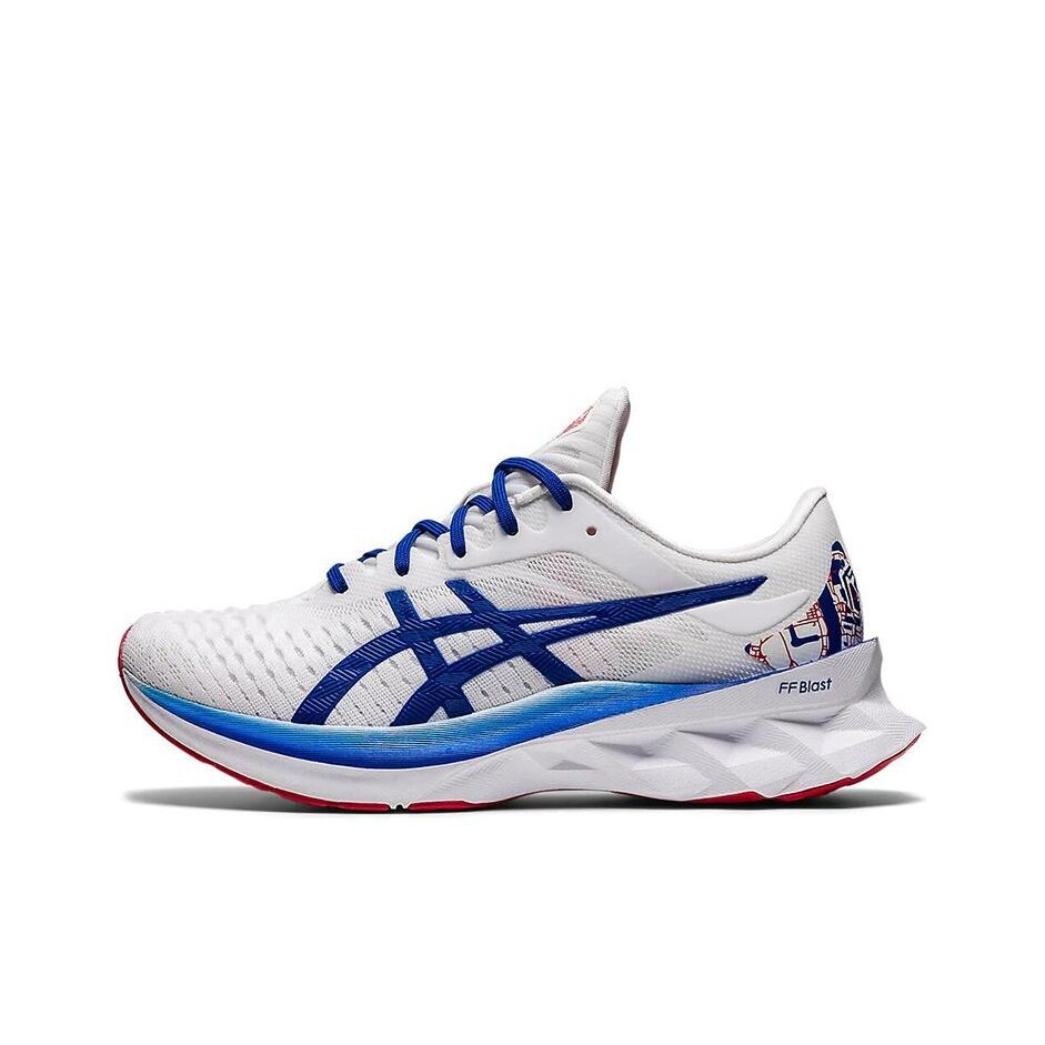 Кроссовки ASICS Novablast 1