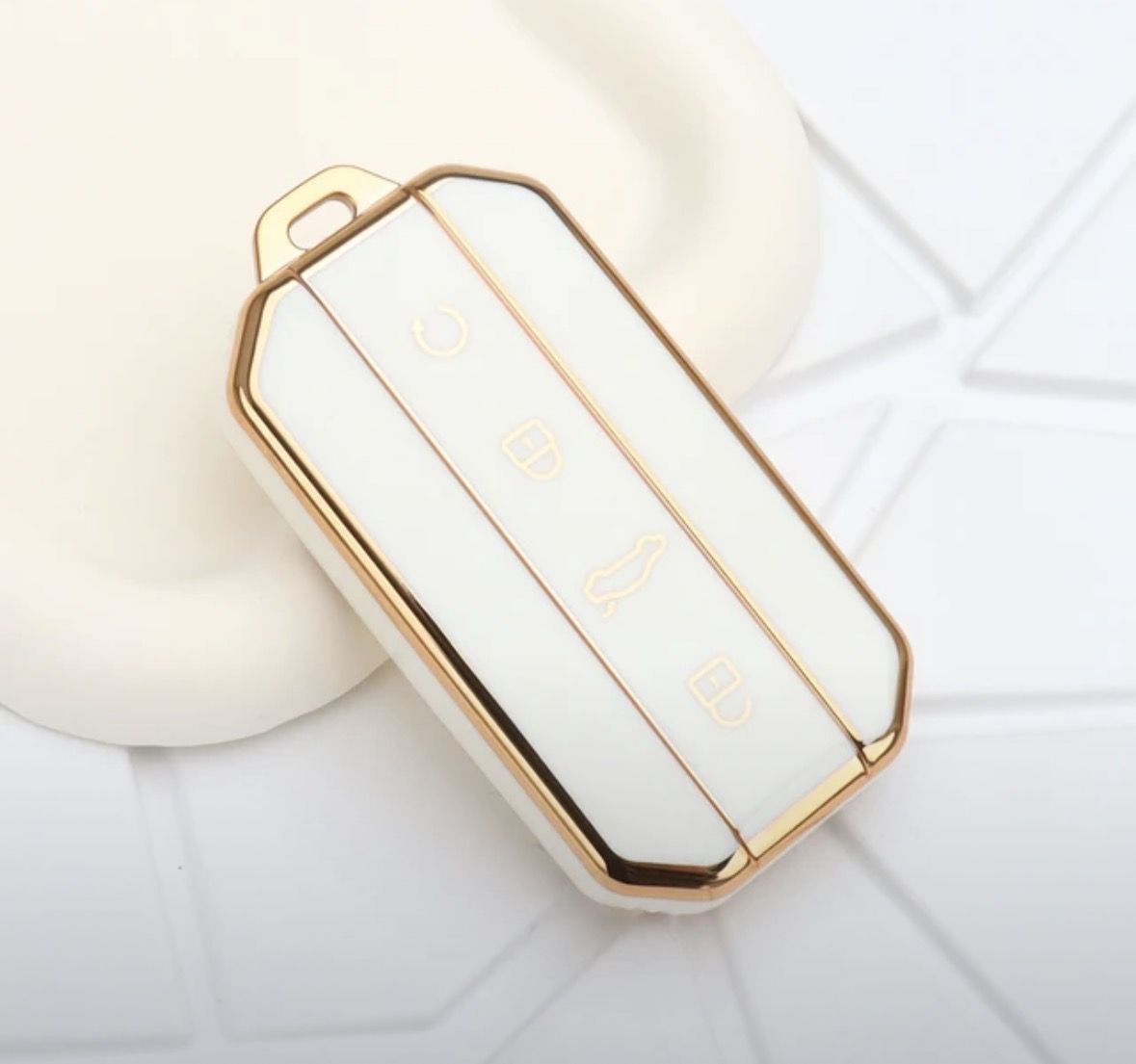 Чехол на ключ Jaecoo J6 / Jeland J6 TPU white/gold