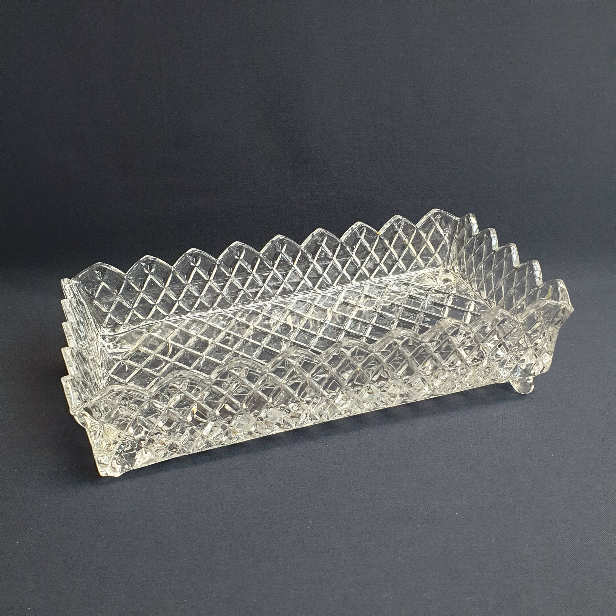 Ваза 33х15 см на ножках (одна отсут), хрусталь, фигурный край. Антикварный и винтажный Царская Росси