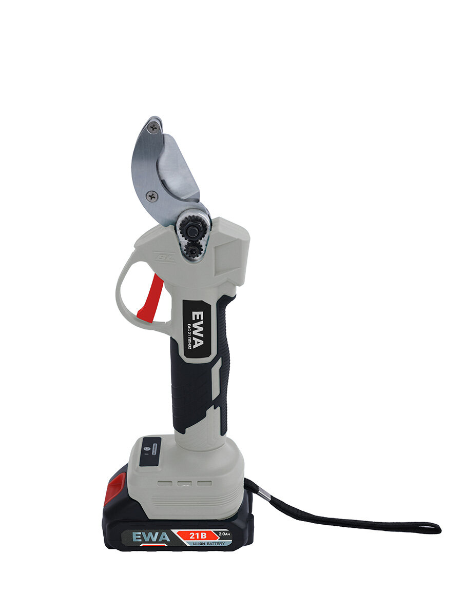 Ножницы аккумуляторные для ПВХ труб EWA ЕАС 21 ППН32, 21 В, 2 Ач, 32 мм (мягкое дерево), бесщёточный двигатель