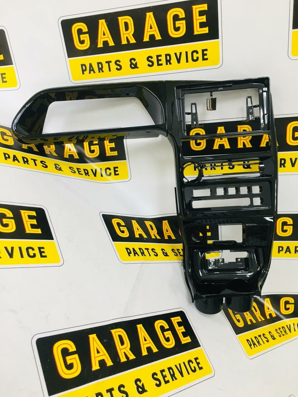 Консоль с подстаканниками и рамкой 9 дюймов Ваз 2114 2113 2115 черный лак