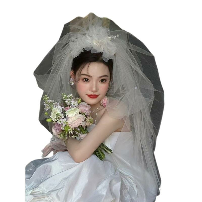 Фата для невесты с бусинами и цветком, Белый