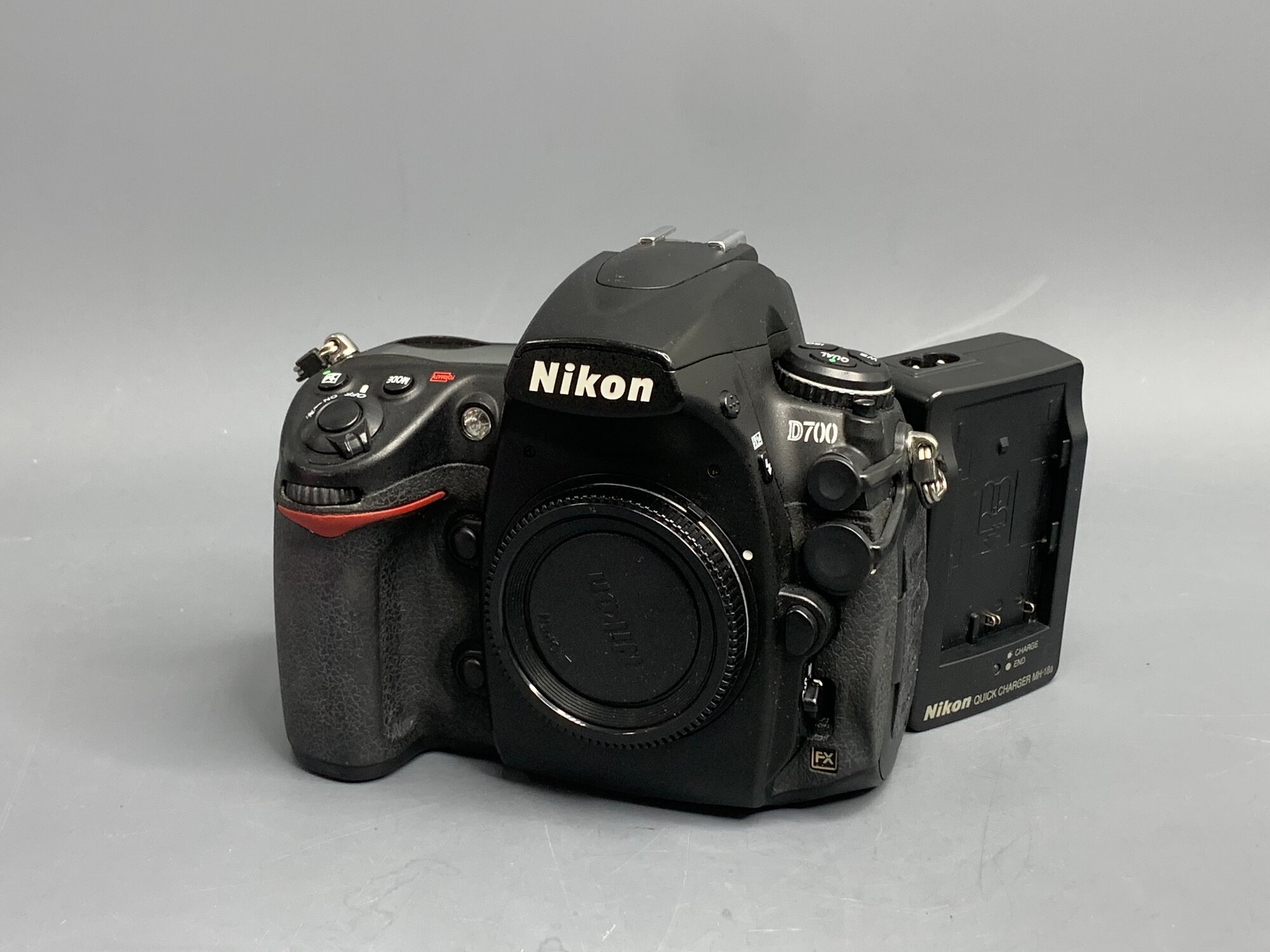 Nikon D700 43.100 кадров