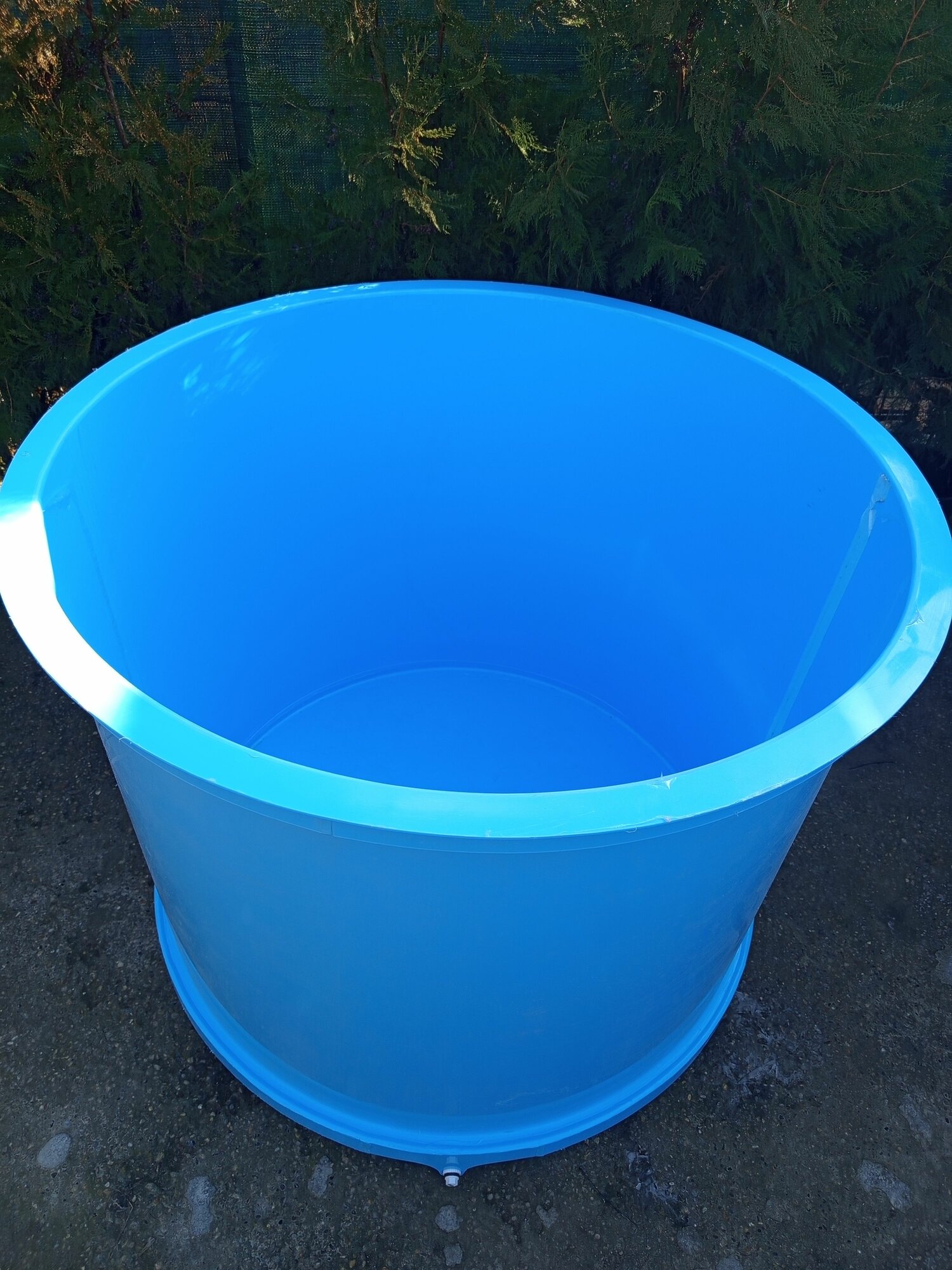 Купель (150) "Бочка", материал полипропилен, круглая, диаметр 150 см, высота 120 см вместимость 2-4 человека, цвет голубая.