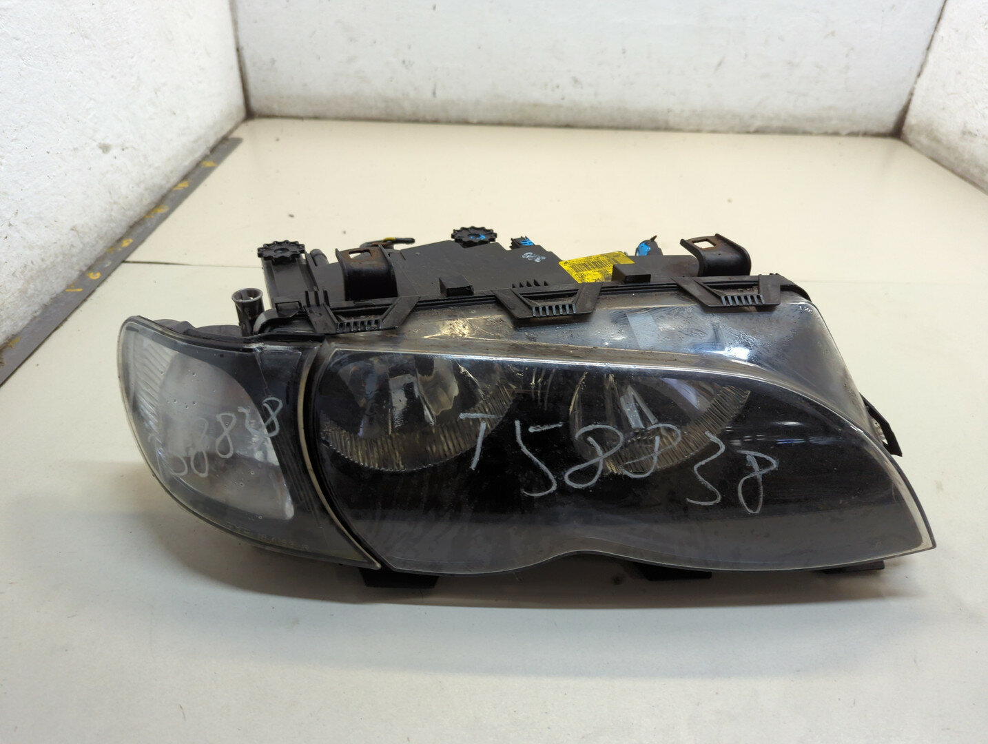 Фара (передняя) правая BMW 3 E46 Б/У