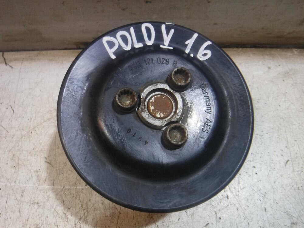 Насос водяной (помпа) VW Polo V