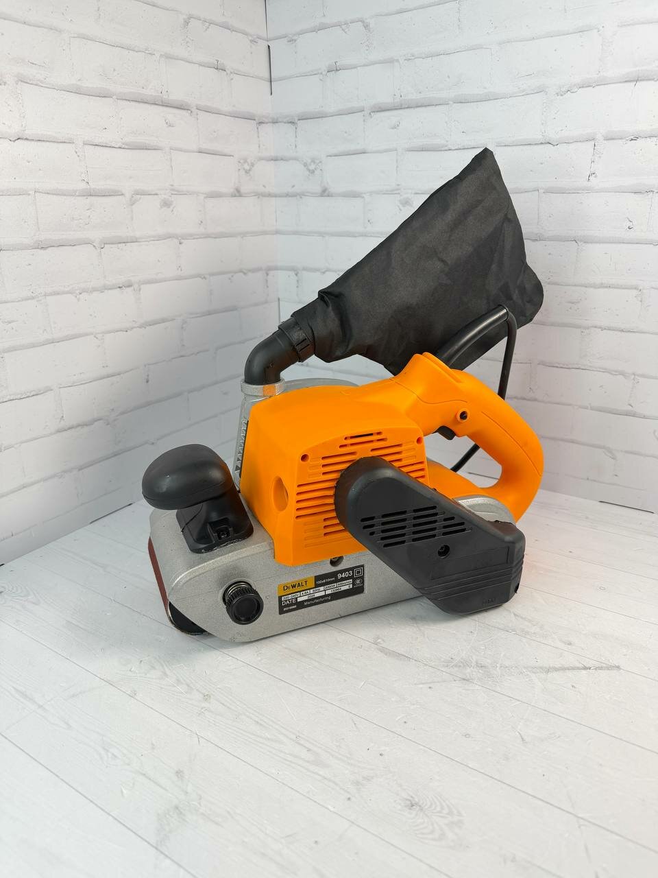 Ленточная шлифовальная машина сетевая, 2000Вт с пылесборником