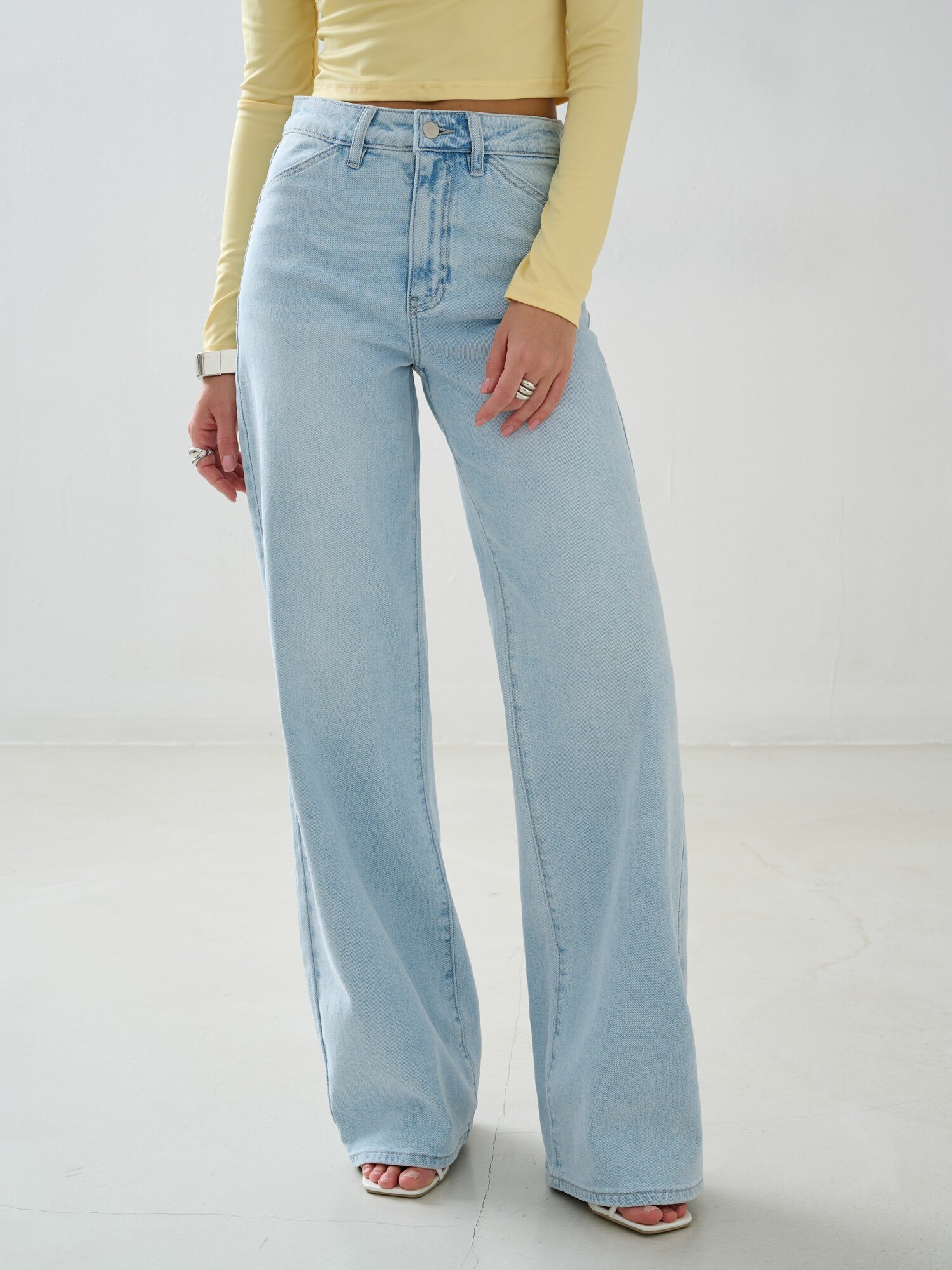 Джинсы широкие 