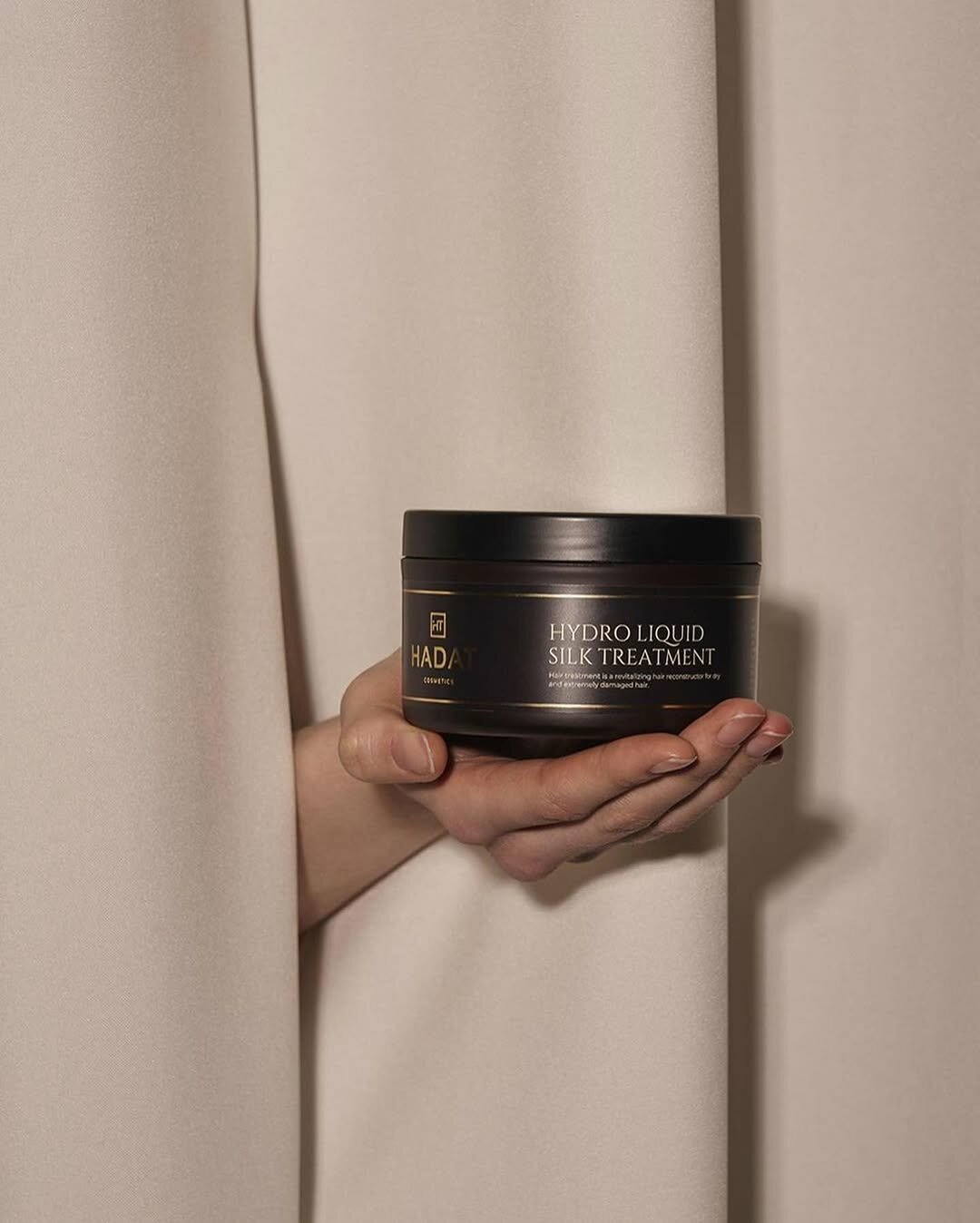 Hadat HYDRO LIQUID SILK TREATMENT Маска для волос Жидкий шелк, 300 мл