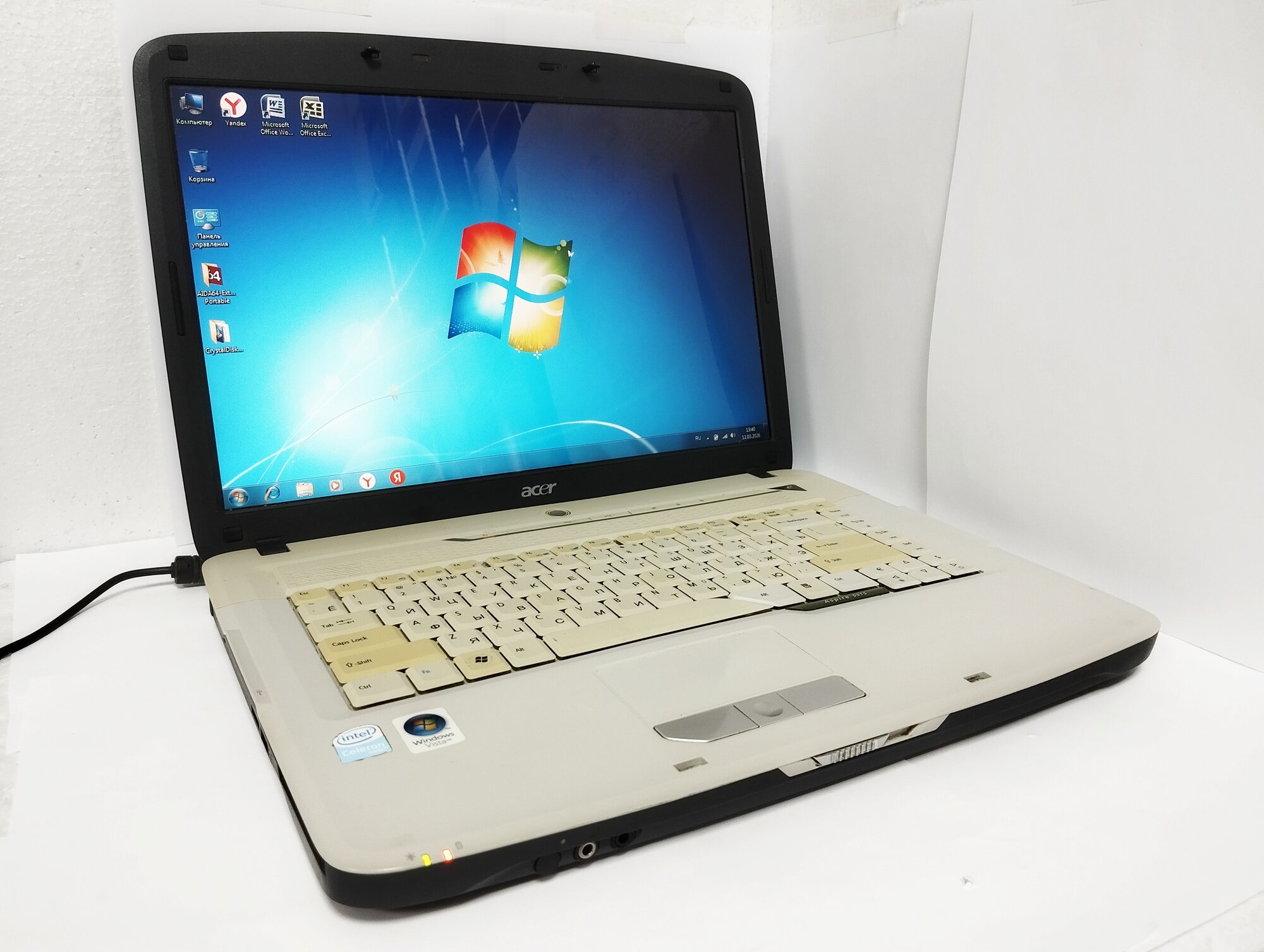 Ноутбук Acer Core 2 Duo T7300/2/HDD80/int/Win7/15.4