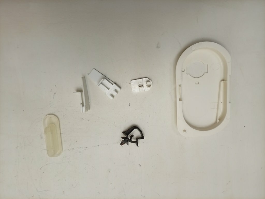 BWE81282LB кт35 Пластиковые элементы для стиральной машины Indesit б/у