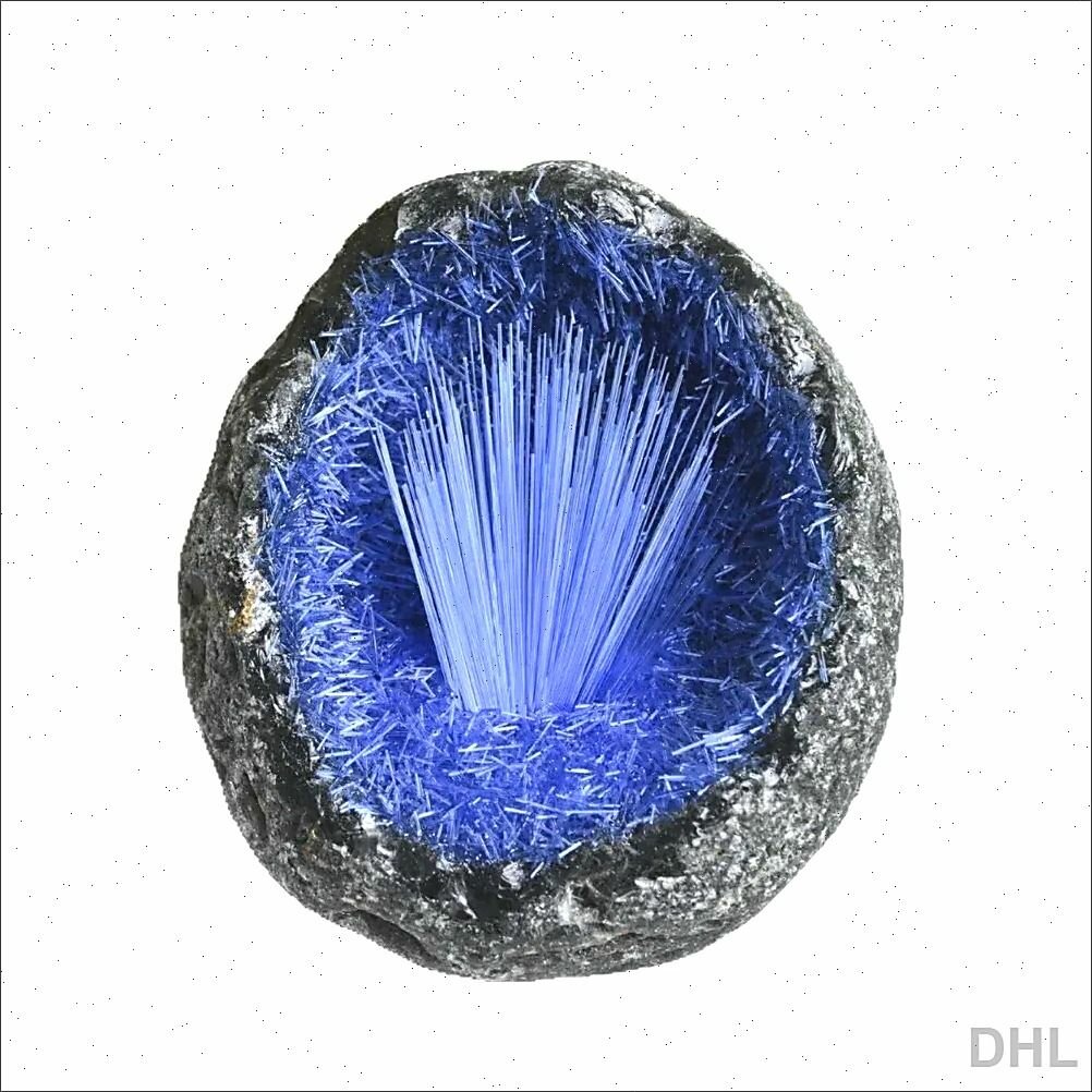 Натуральный друз апатита с синими иглами, коллекционный минерал 50-100 г + шар из кристалла