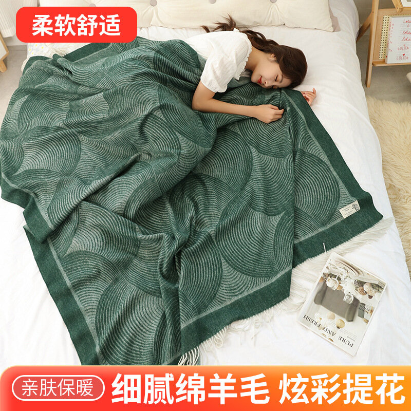 Прямо от производителя, вязаные жаккардовые шерстяные пледы, шали, покрывала и пледы для авиалиний от компании Inner Mongolia Saishangtuo доступны в различных стилях для оптовой продажи.