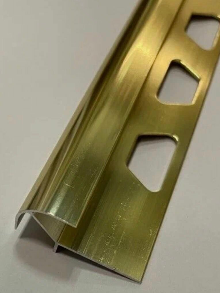 Алюминиевый профиль под плитку Золото глянец для внешних углов 10х10 мм, Анодированный 2700 мм -1 шт