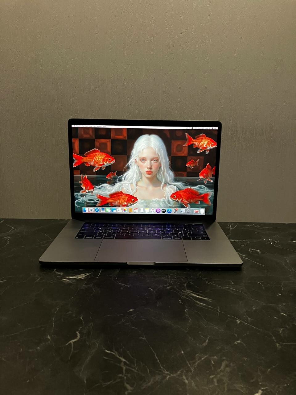 15.4" Ноутбук Apple MacBook Pro 15 2018, Intel Core i9 2.9 ГГц, 32/512 ГБ, AMD Radeon Pro 560X, Intel UHD Graphics 630