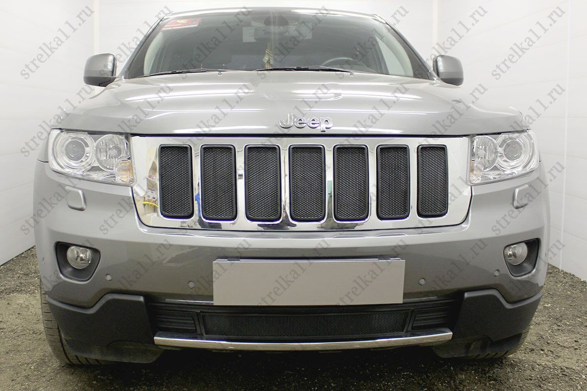 Защитная сетка радиатора с окантовкой и защелками для Jeep Grand Cherokee (WK2) 2010-2013 (IV), 8шт