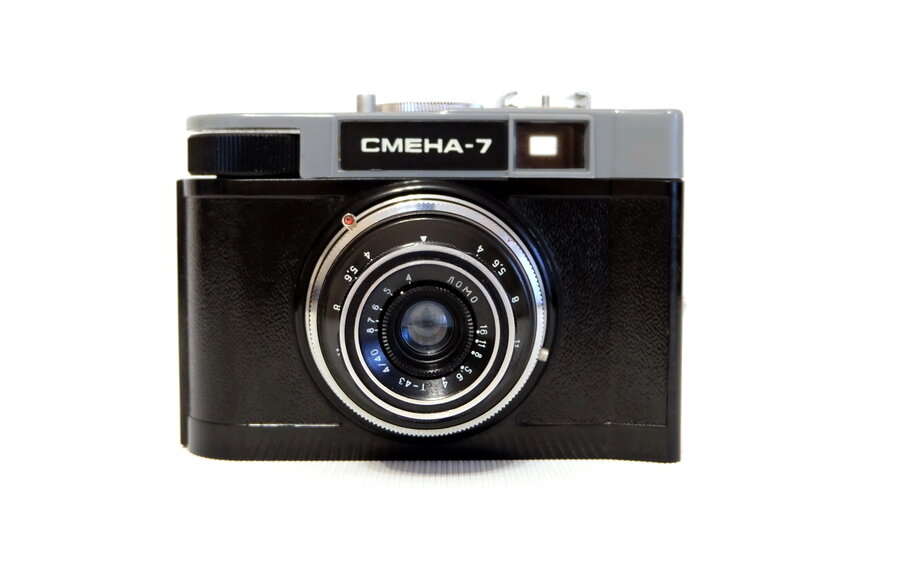 Аналоговый советский фотоаппарат Смена 7