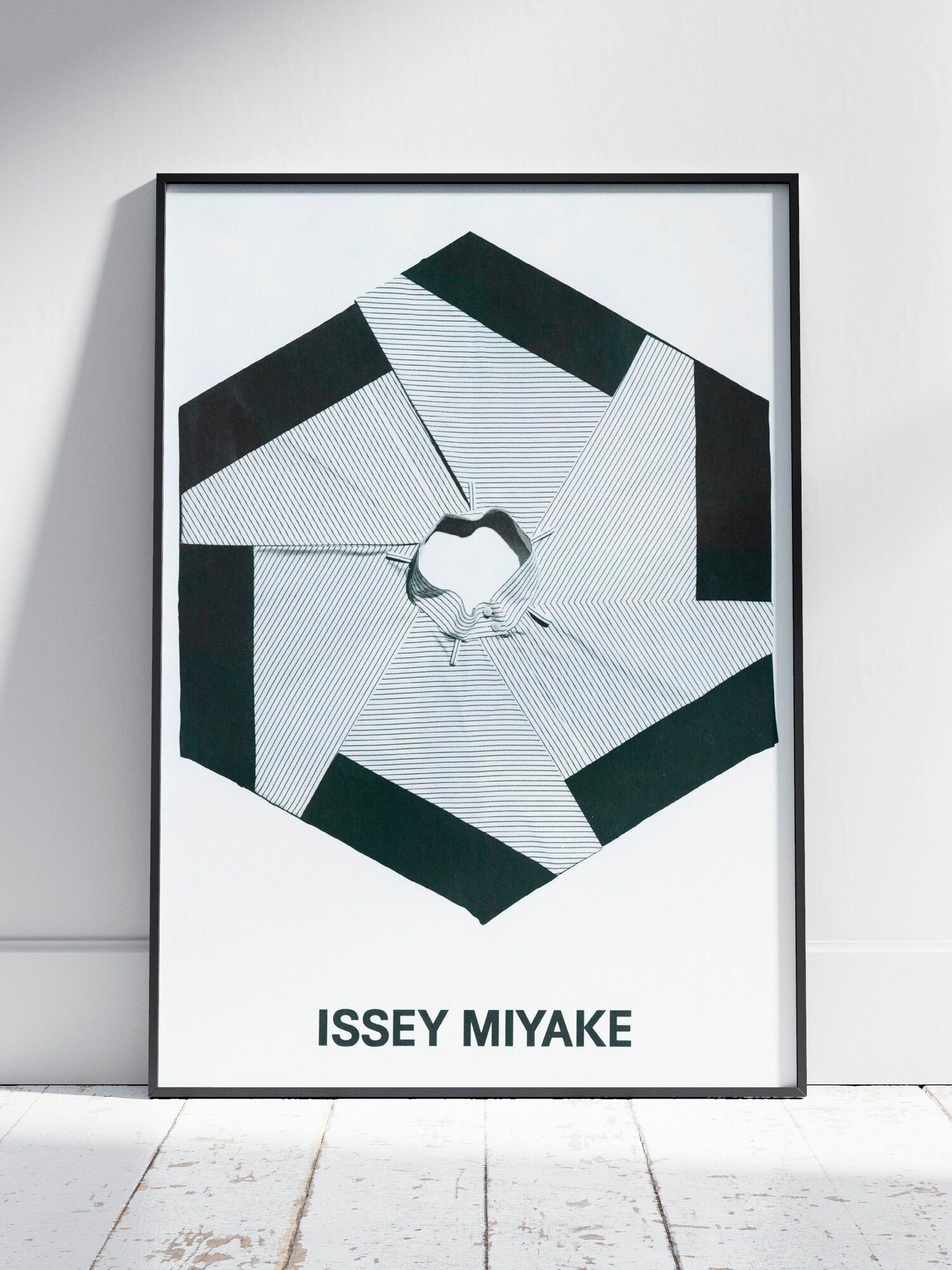 Плакат на стену для интерьера Иссей Мияки (Issey Miyake 2) - Постер по модели, бренду и моде формата A4 (21x30 см)