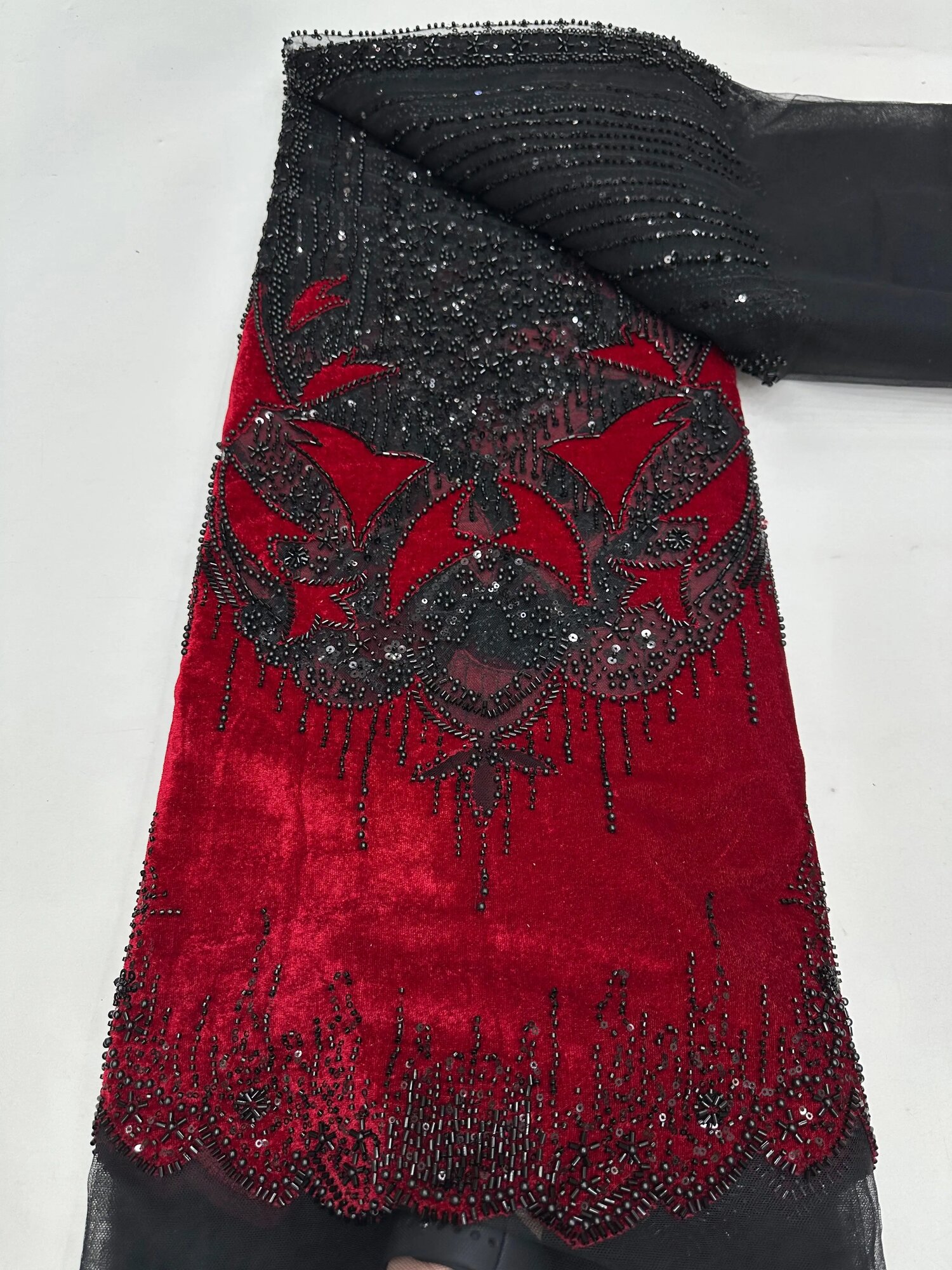 Красное кружевное полотно с бисером, SZ982