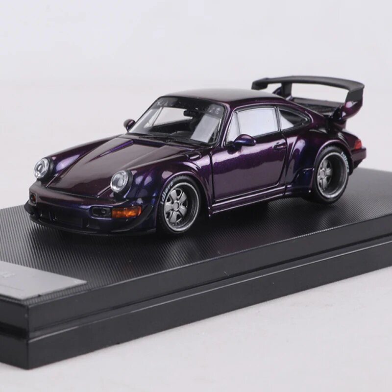 Maisto 1:64 RWB 964, фиолетовый