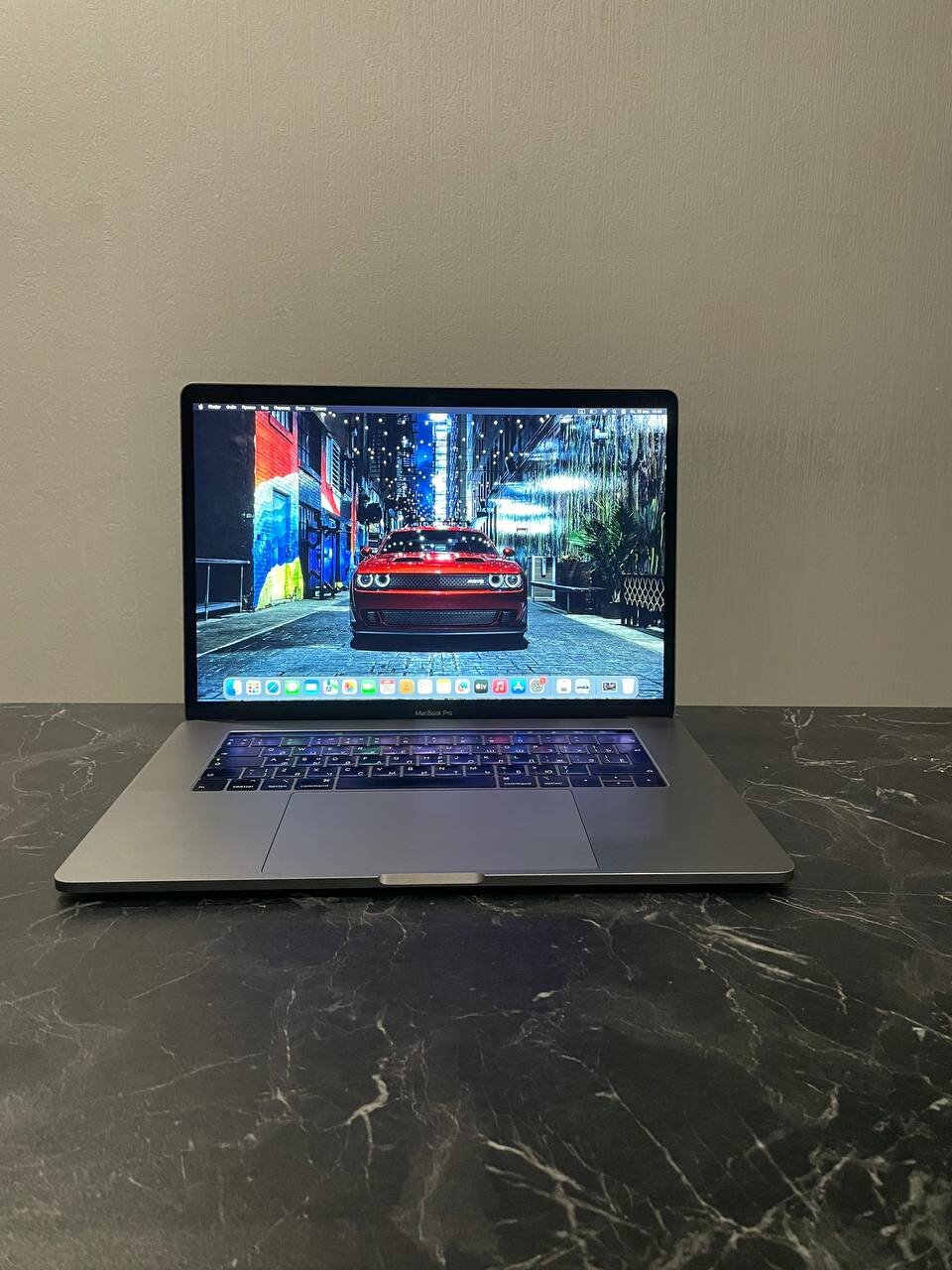 15.4" Ноутбук Apple MacBook Pro 15 2019, Intel Core i7 2.6 ГГц, RAM 16 ГБ DDR 4 SSD 256 ГБ, AMD Radeon Pro 555X
