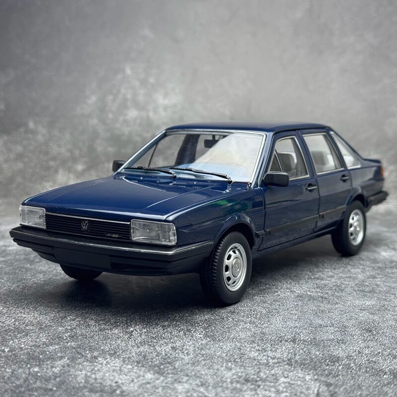 Металлическая модель Volkswagen Santana B2 iScale 1:18 Темно-синий, Blue
