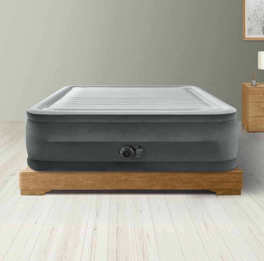Надувная кровать двуспальная с насосом 64418 Dura-Beam Deluxe Comfort-Plush 152х203х56 см